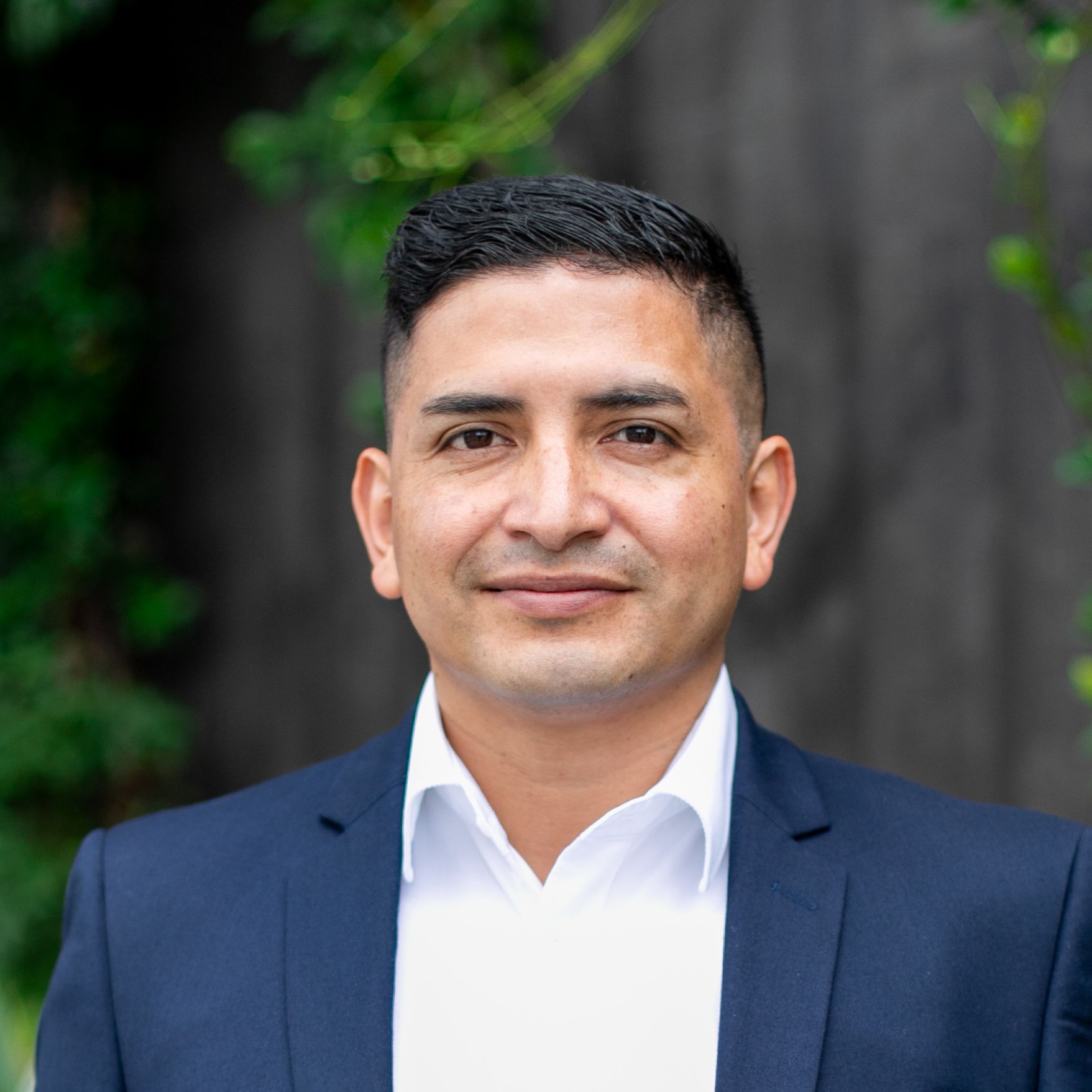 Alex Velasquez • Ray White