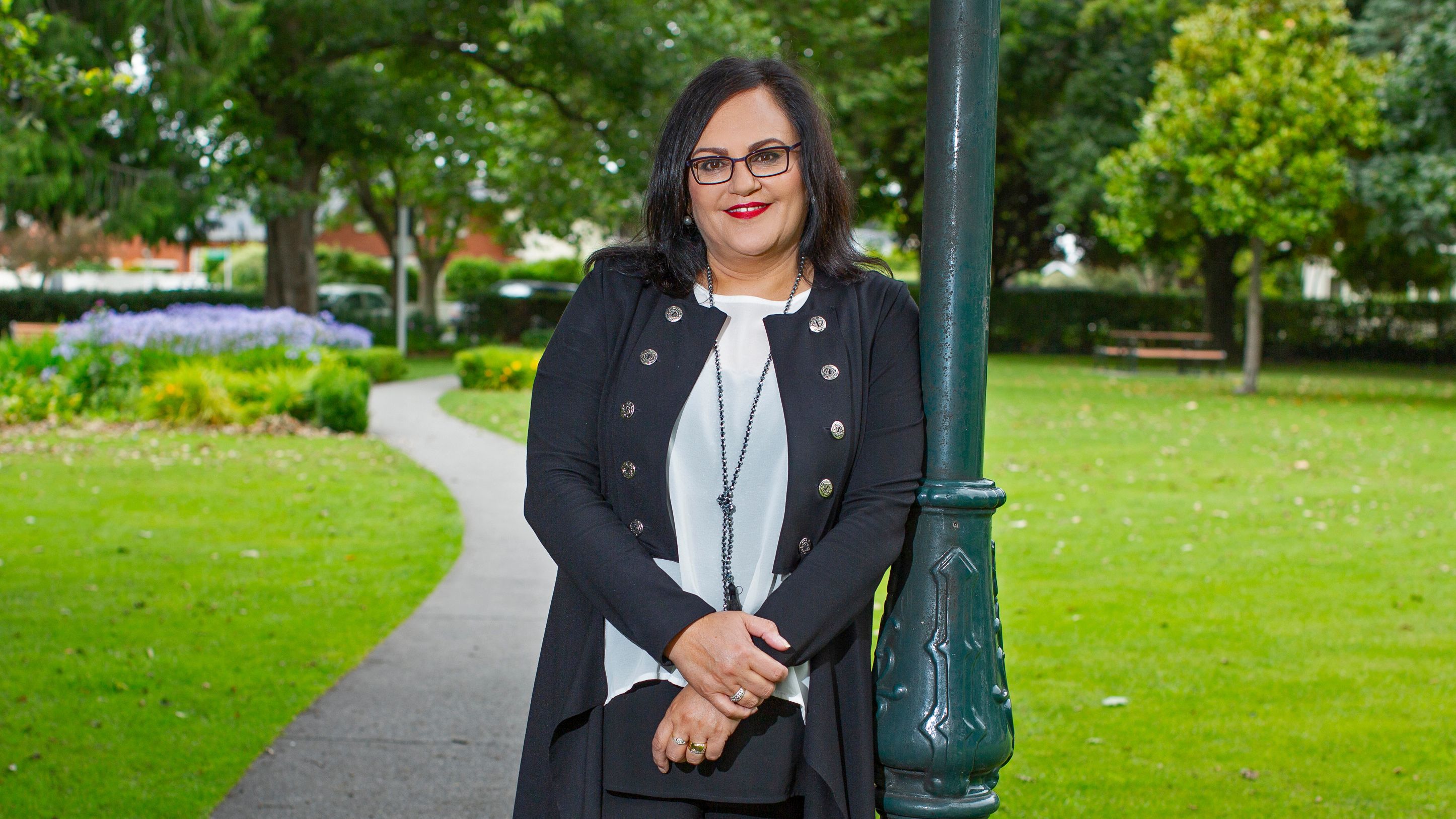 Debbie Mahia-Enright - Licensee Salesperson - Ray White Morris & Co ...