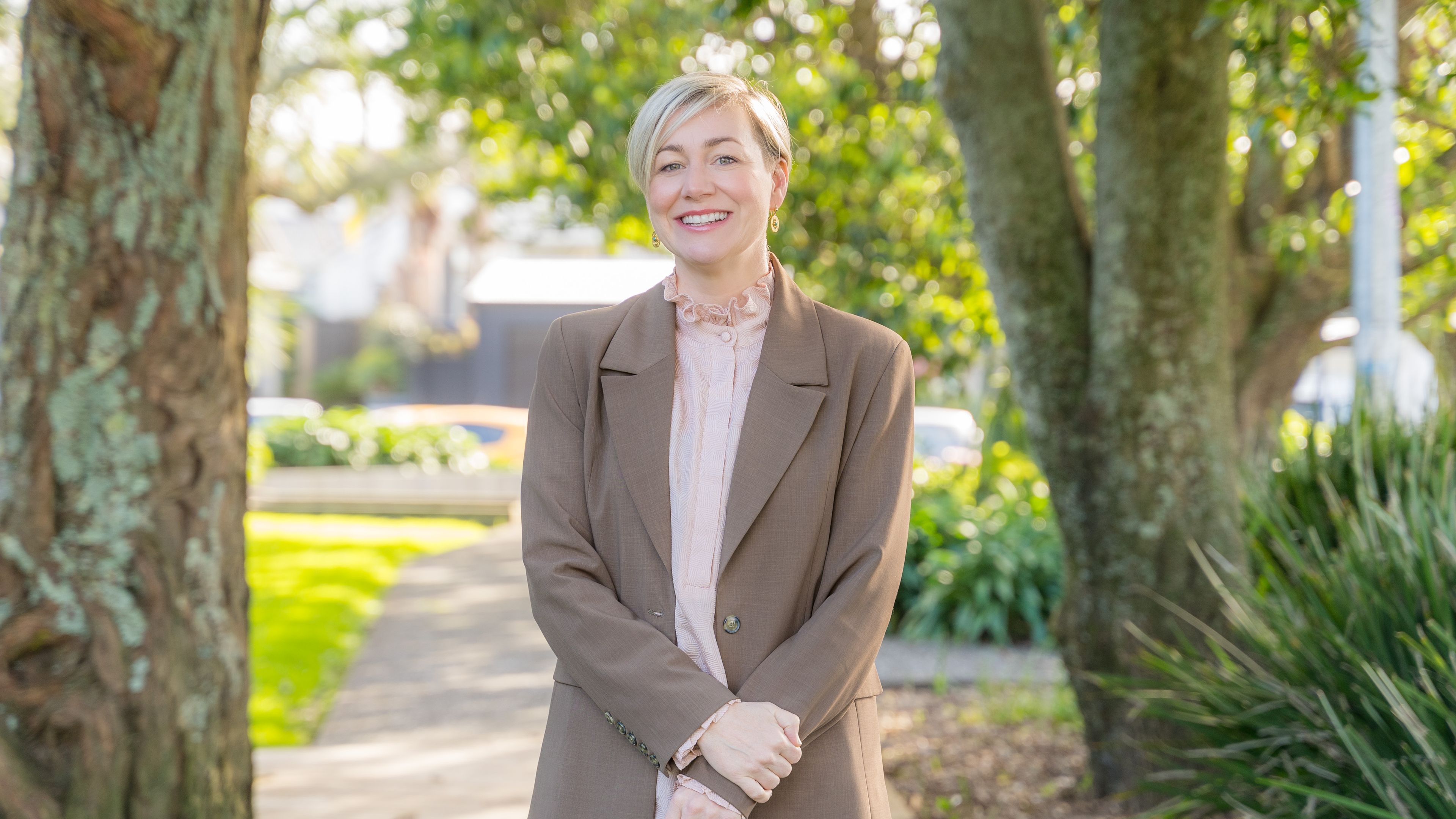 Robyn Ellson - EQUITY PARTNER | LICENSEE SALESPERSON - Ray White Mt Eden