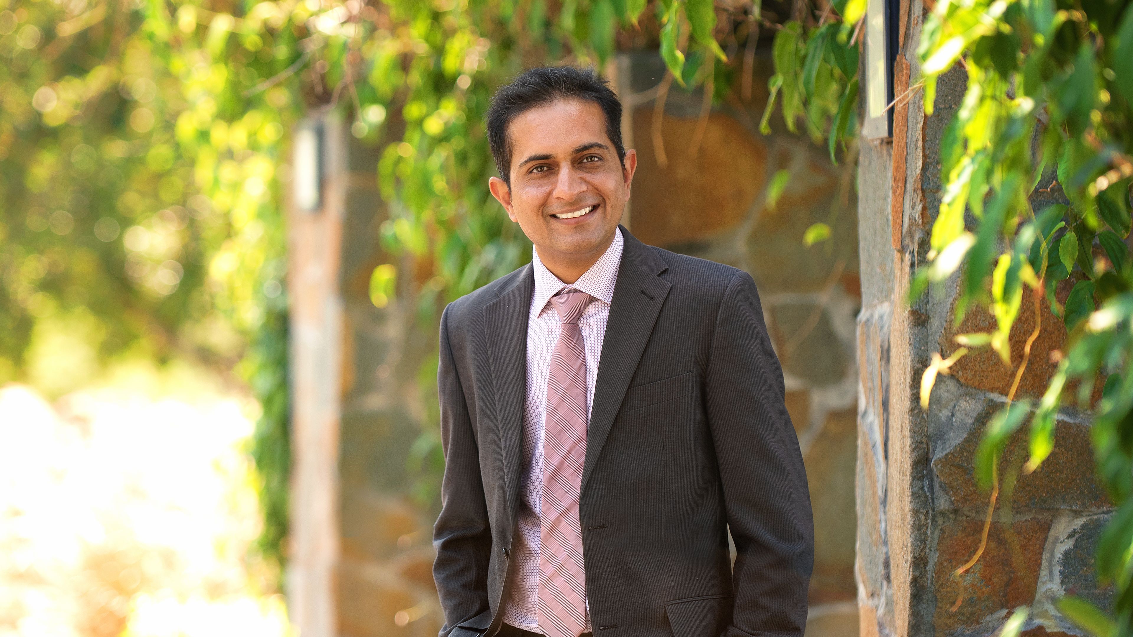 Harsh Bhasin - SALES & MARKETING EXECUTIVE - Ray White Rochedale