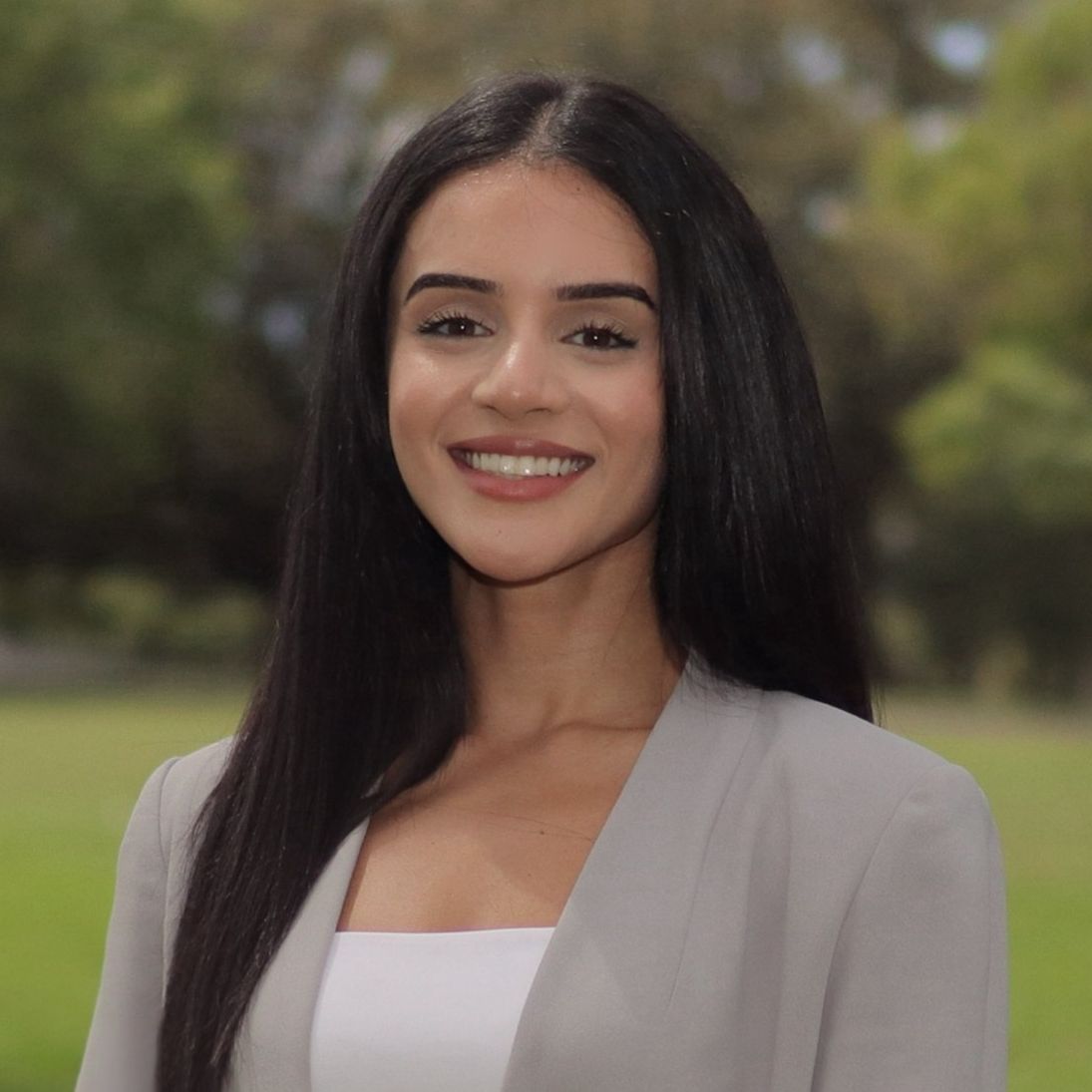 Nilufar Toray-Safi • Ray White