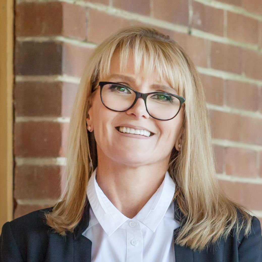 Elizabeth MacIntyre • Ray White