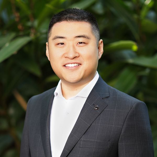 Frank Zhao • Ray White