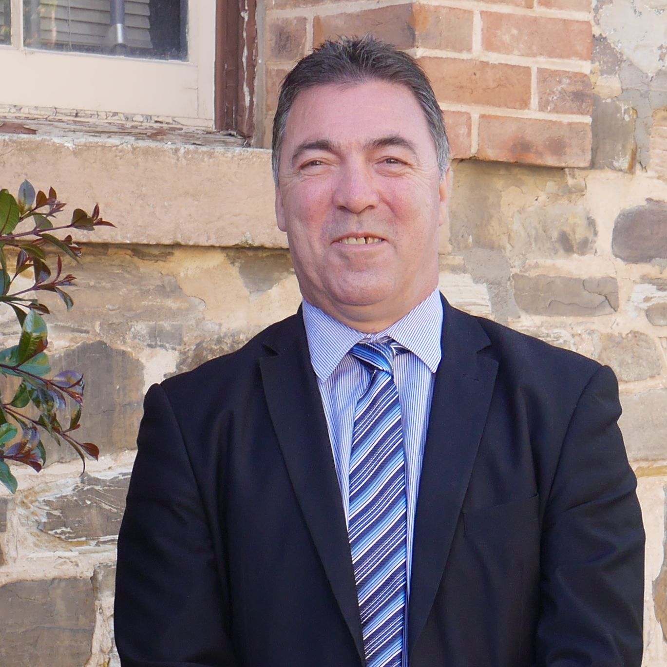 Frank Morelli • Ray White