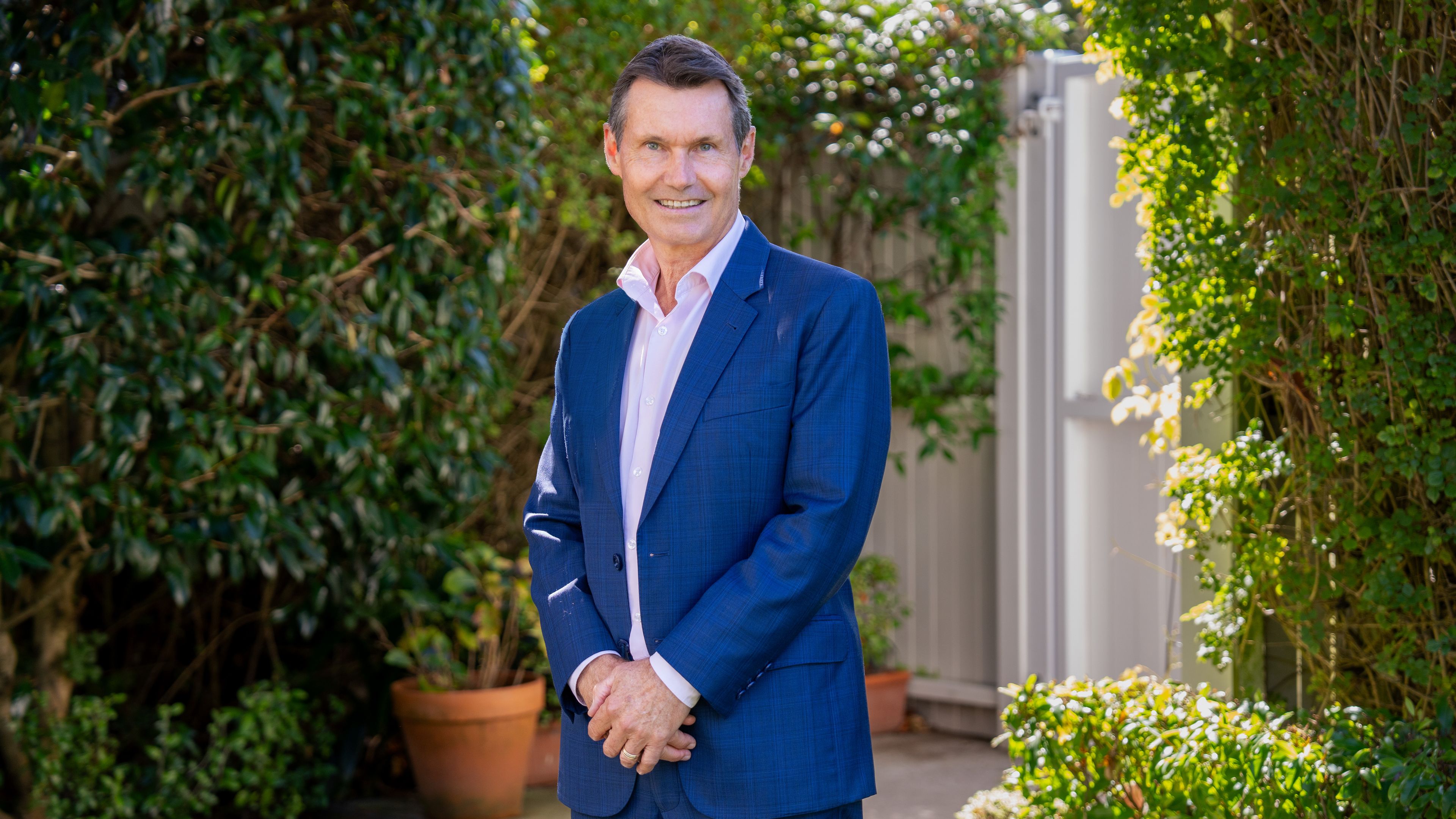 Mike Robson - EQUITY PARTNER | LICENSEE AGENT - Ray White Mt Eden