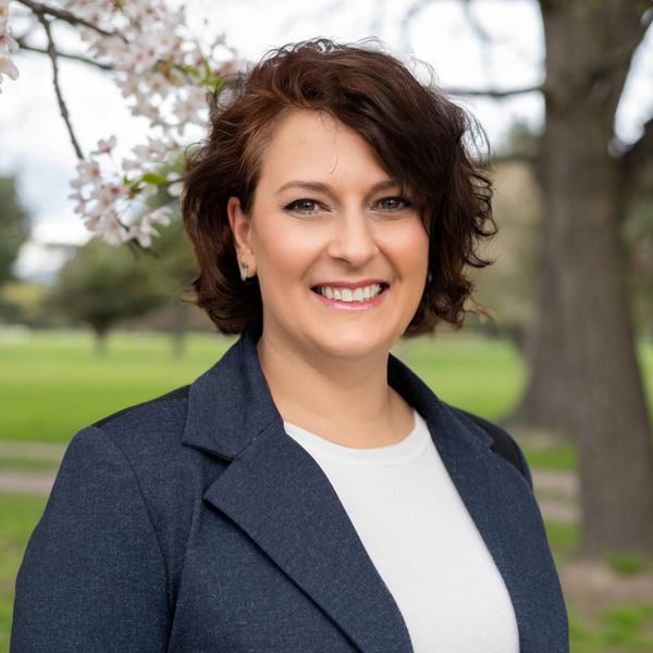 Clare McDonald • Ray White New Zealand