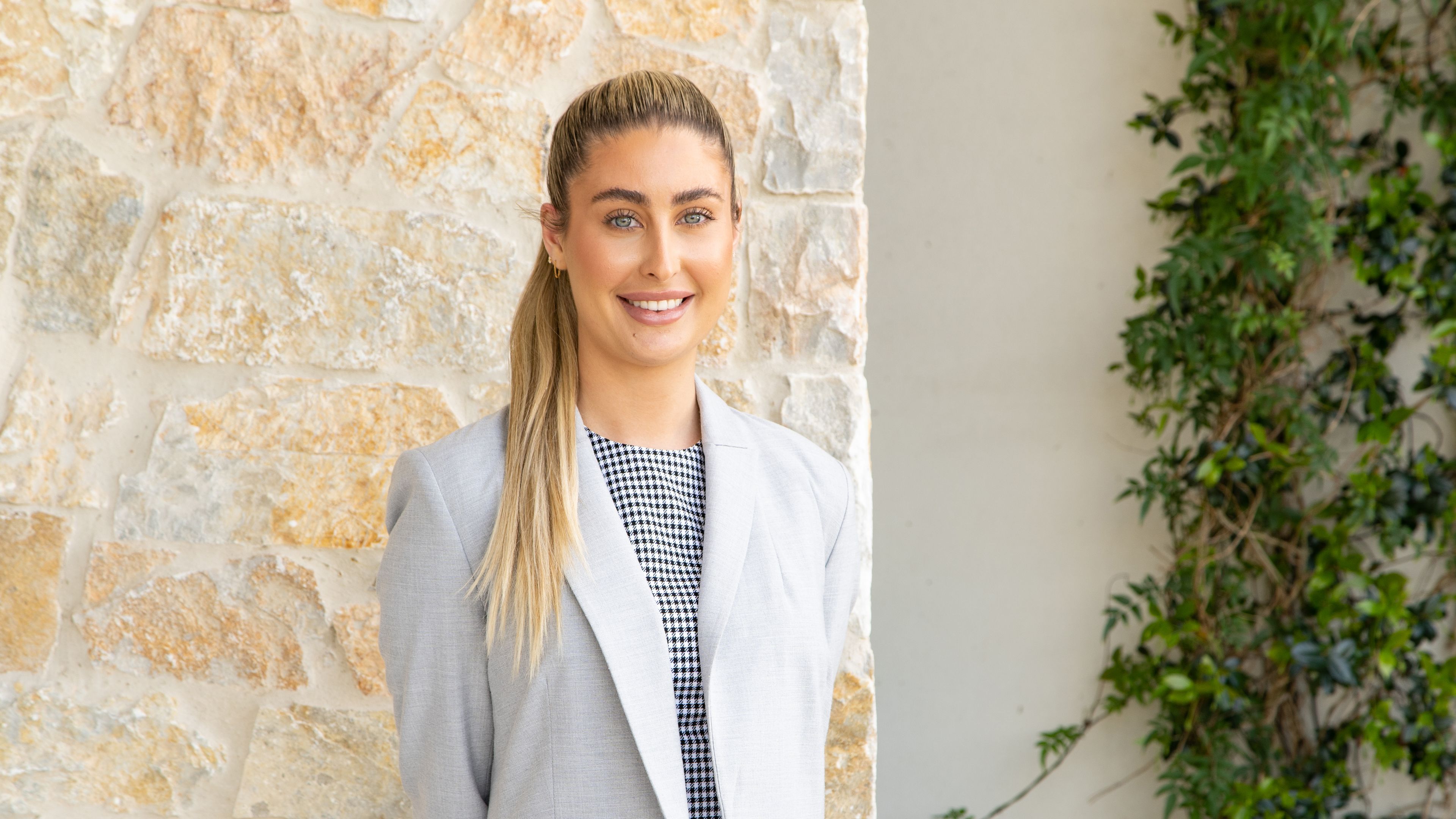 Bri Makim - Assistant to Danni Robinson - Ray White Mermaid Waters