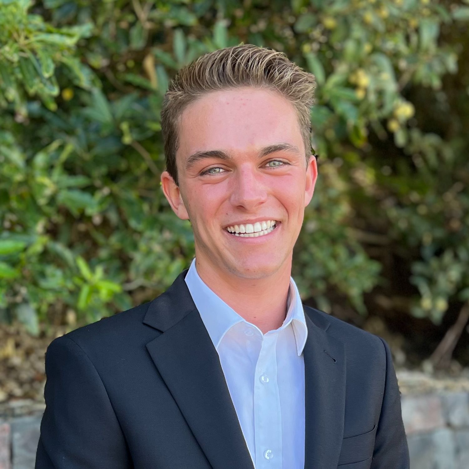 Thomas Bitz - Sales Associate to Ashley-John Hatch - Ray White Shellharbour City