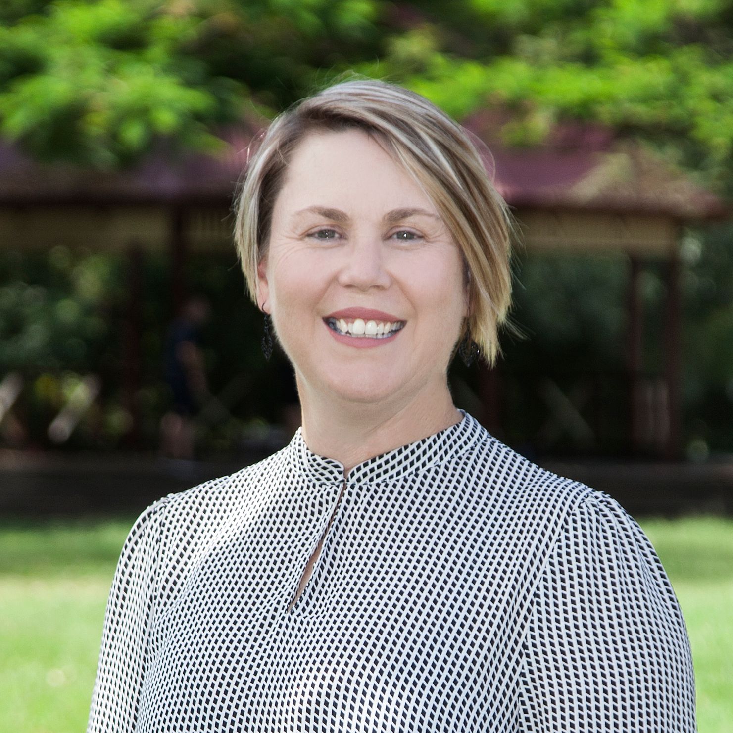 Renee Dunstan • Ray White