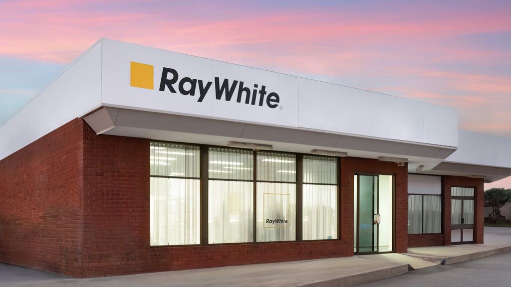 Ray White The Ialacci Group • Ray White