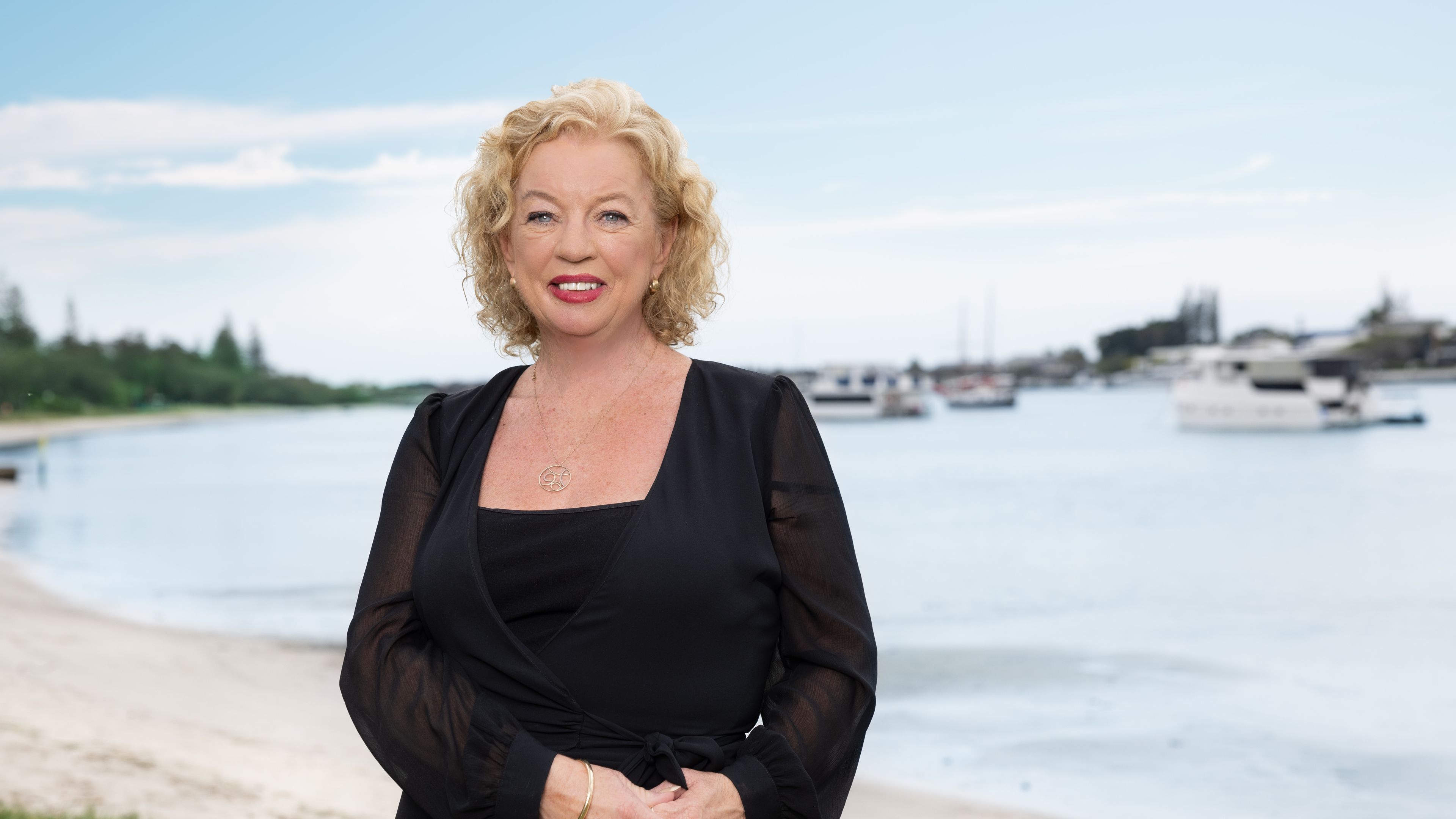 Julie Connell - Sales & Marketing Consultant - Ray White Malan + Co