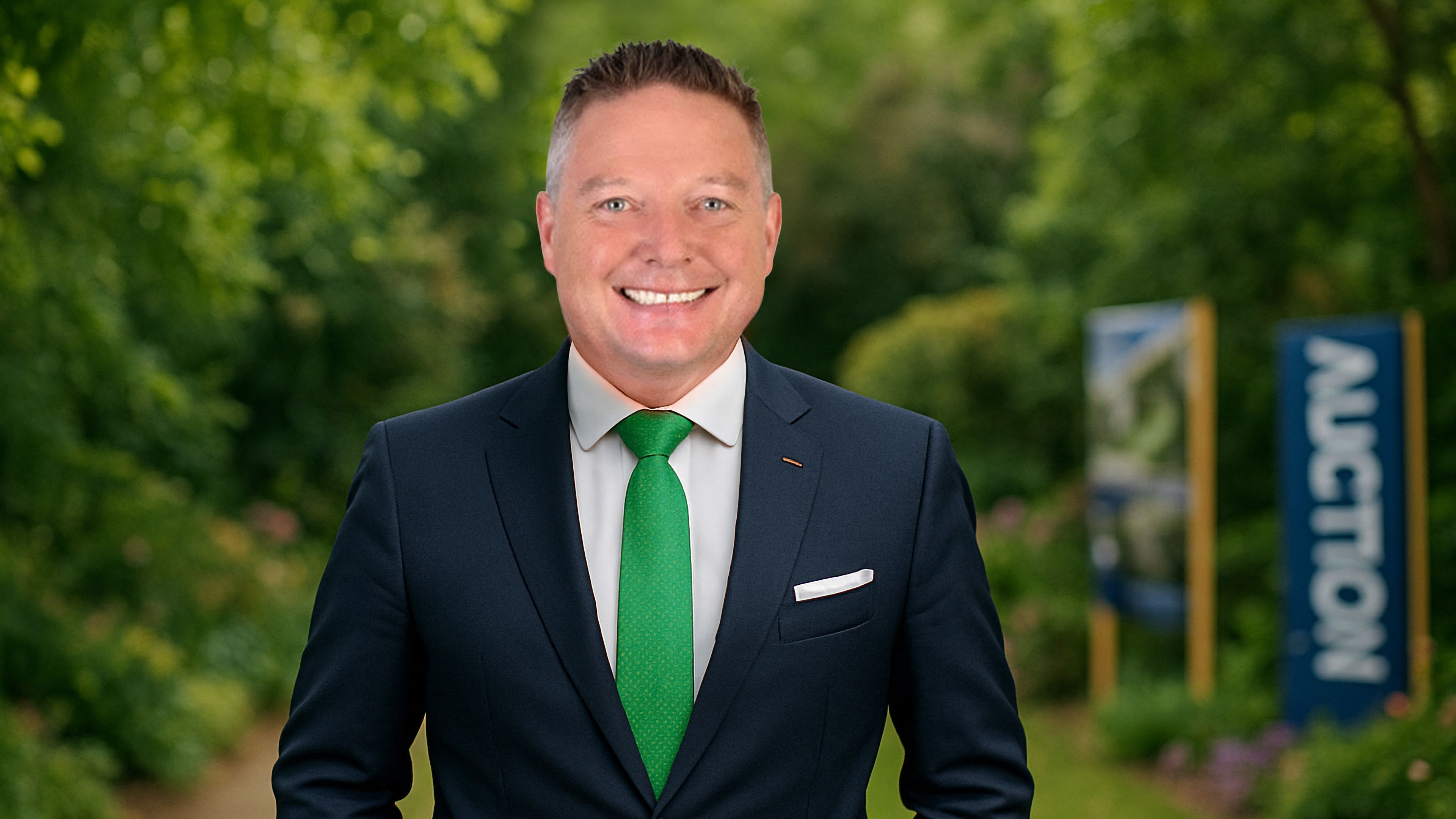 Robert Tulp - Auctioneer - Ray White Karaka