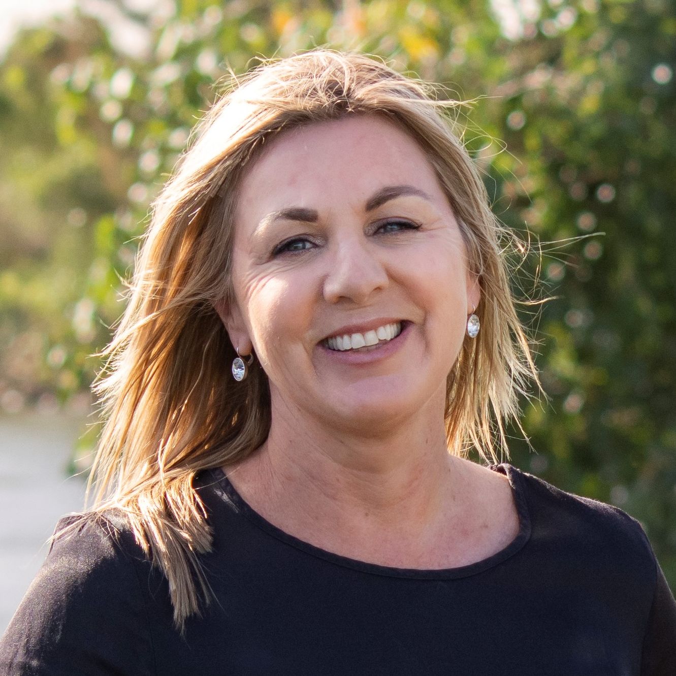 Toni Skinner - Property Consultant - Ray White Maclean
