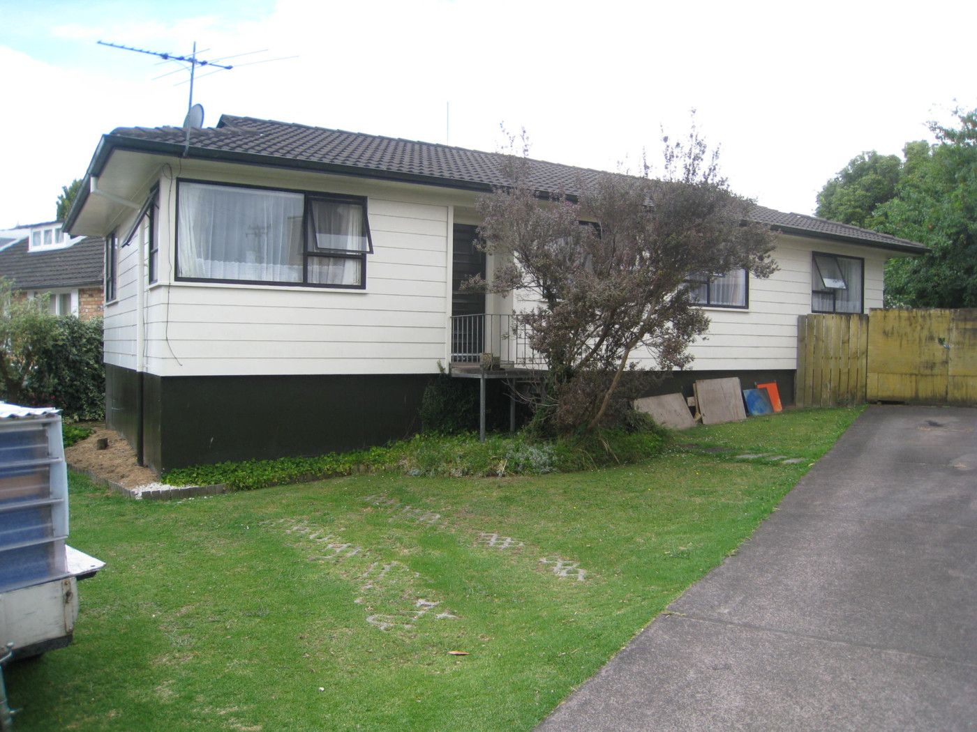 84 Beach Road, TE ATATU PENINSULA, – Home For Rent • Ray White New Zealand