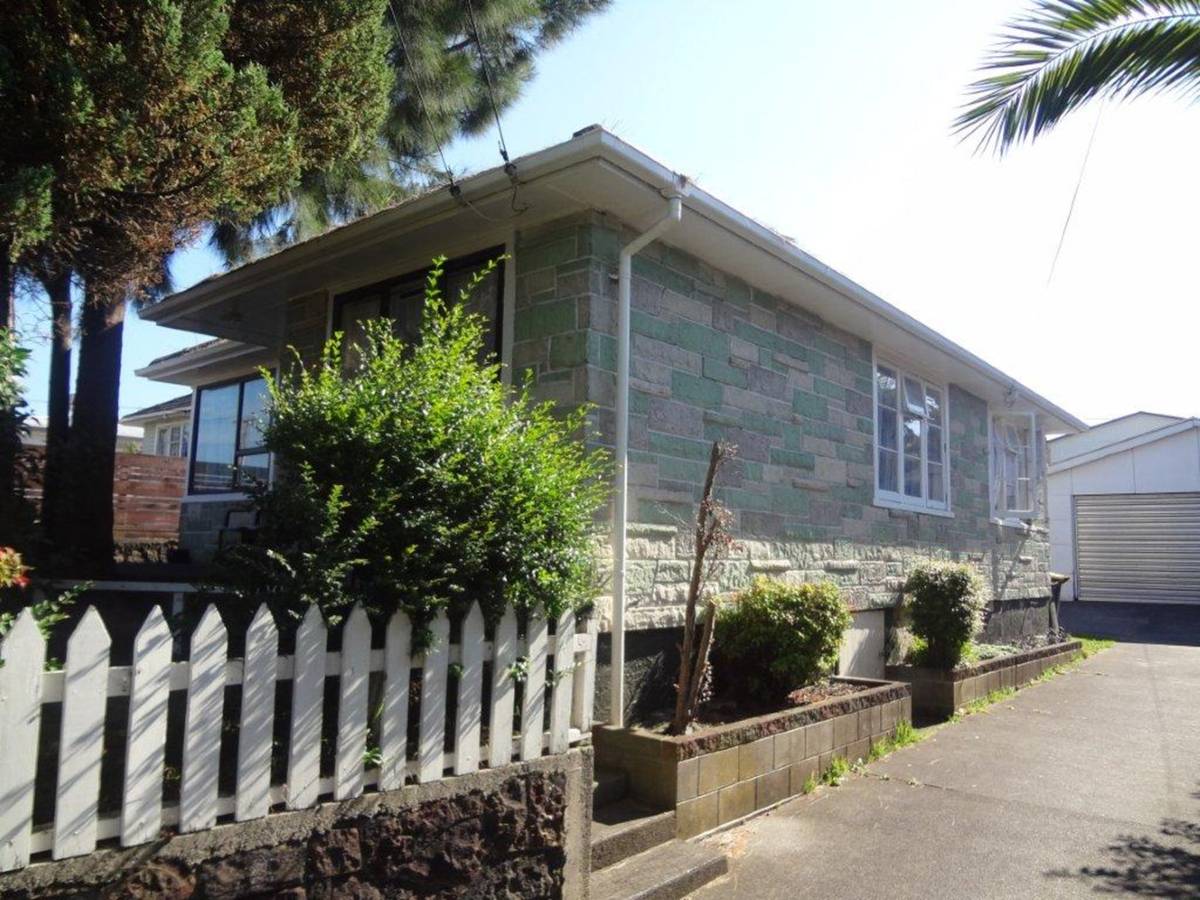 82 Coxhead Road, Manurewa, Manukau City | Real Estate | Ray White New ...