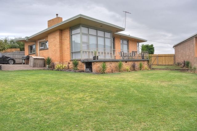 3 Hillside Avenue, WARRNAMBOOL, VIC – Home For Sale • Ray White