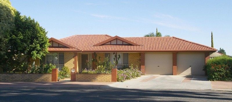 2 Banksia Street, RENMARK, SA – Home For Sale • Ray White