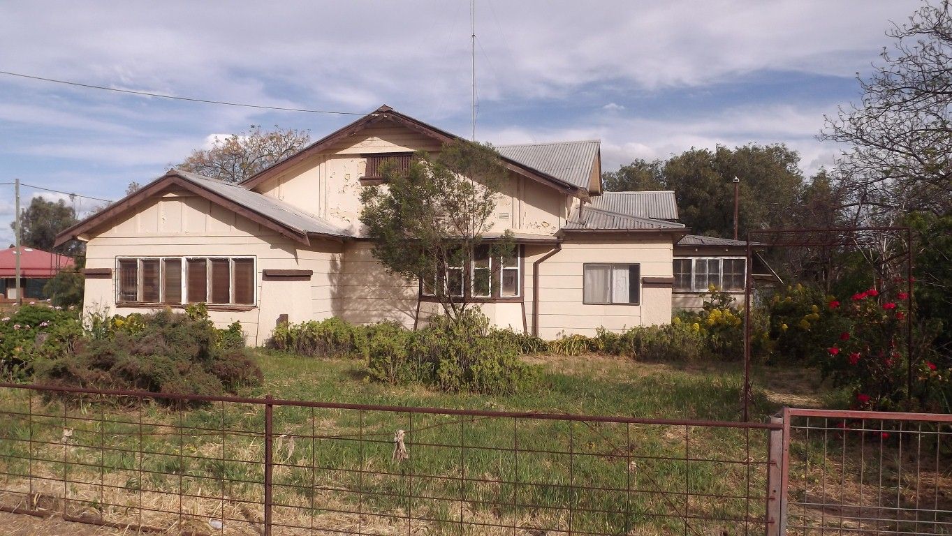 8 Station Street, CONDOBOLIN, NSW – Home For Sale • Ray White