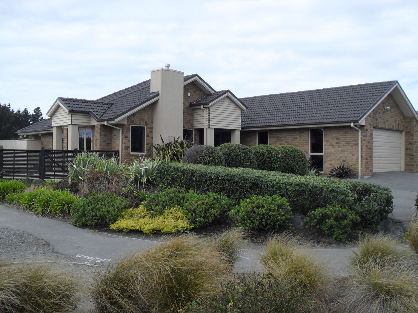 1 Woodhaven Place, PARKLANDS, – Home For Sale • Ray White New Zealand