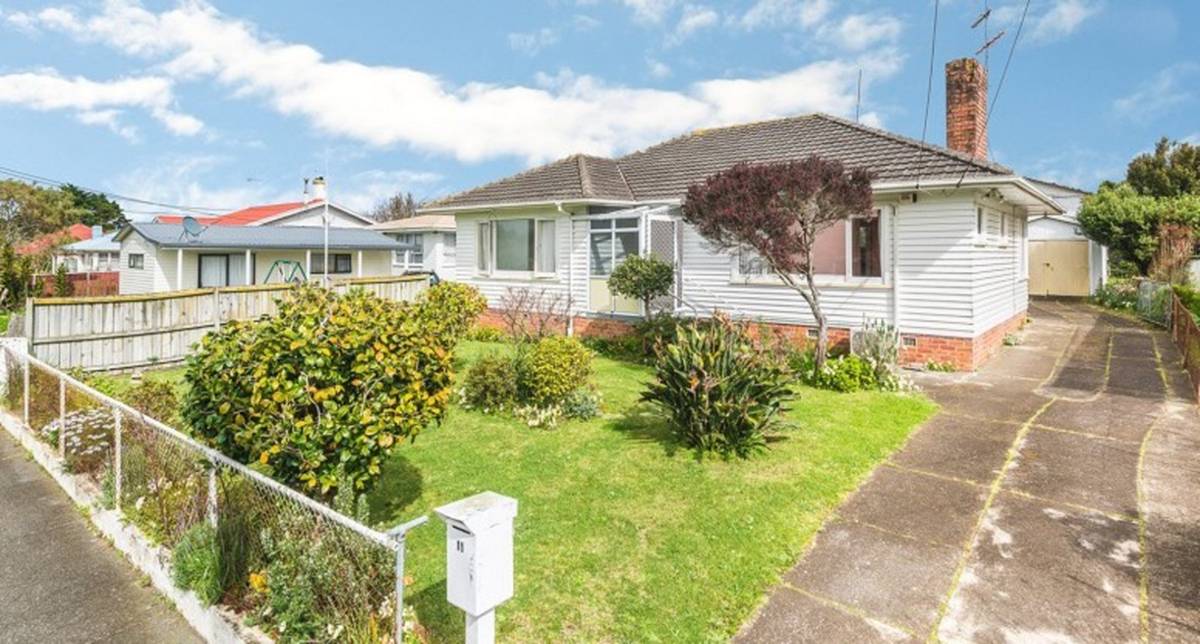 11 Holland Avenue, Point England, Auckland City | Real Estate | Ray ...