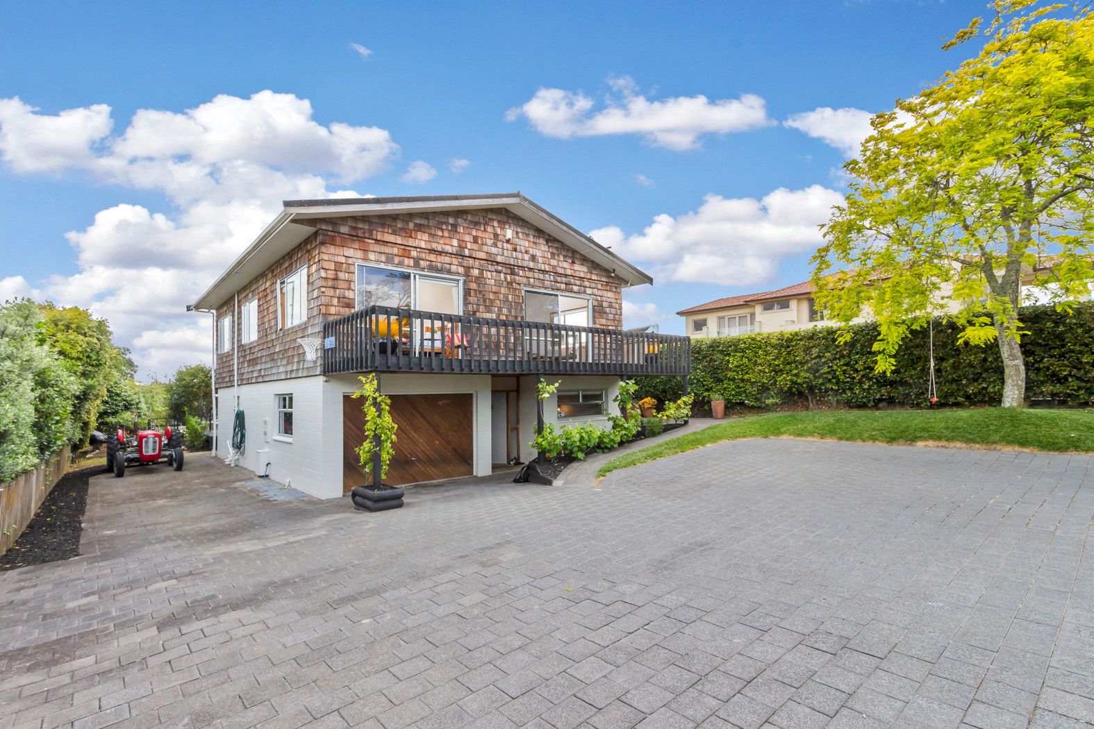 84a Marine Parade, Mellons Bay, Manukau City 2014 - Sold House - Ray ...