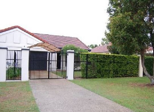 2/15 Lee Road, RUNAWAY BAY, QLD 4216 - Leased House - Ray White Malan + Co