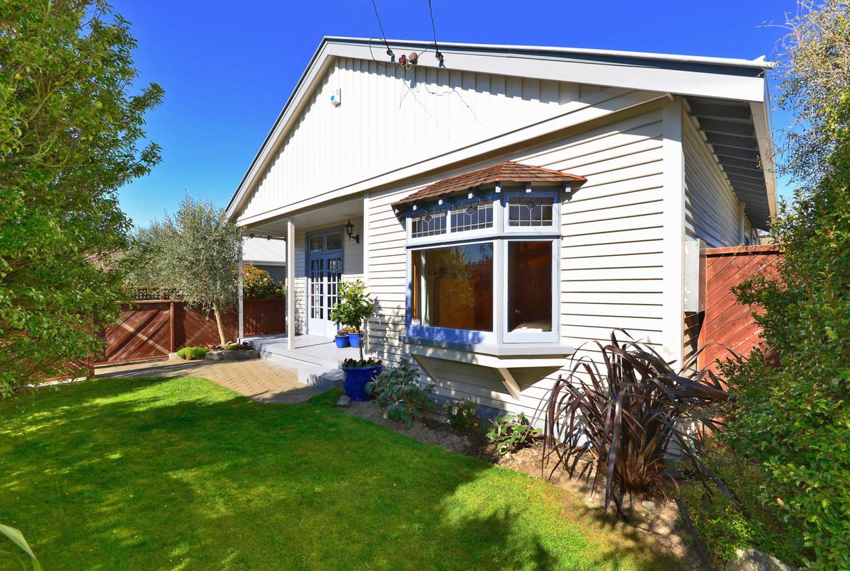 14 Sandwich Road, Beckenham, Christchurch City | Real Estate | Ray ...