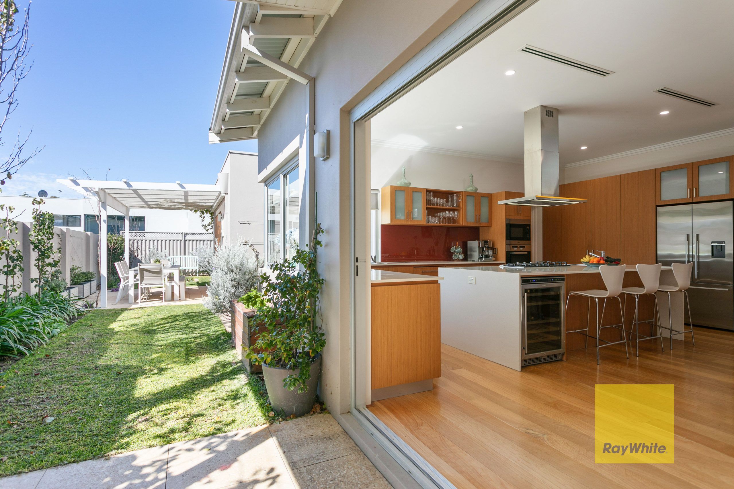 Deborah Brady Summer Market Wrap - News - Ray White Cottesloe Mosman Park