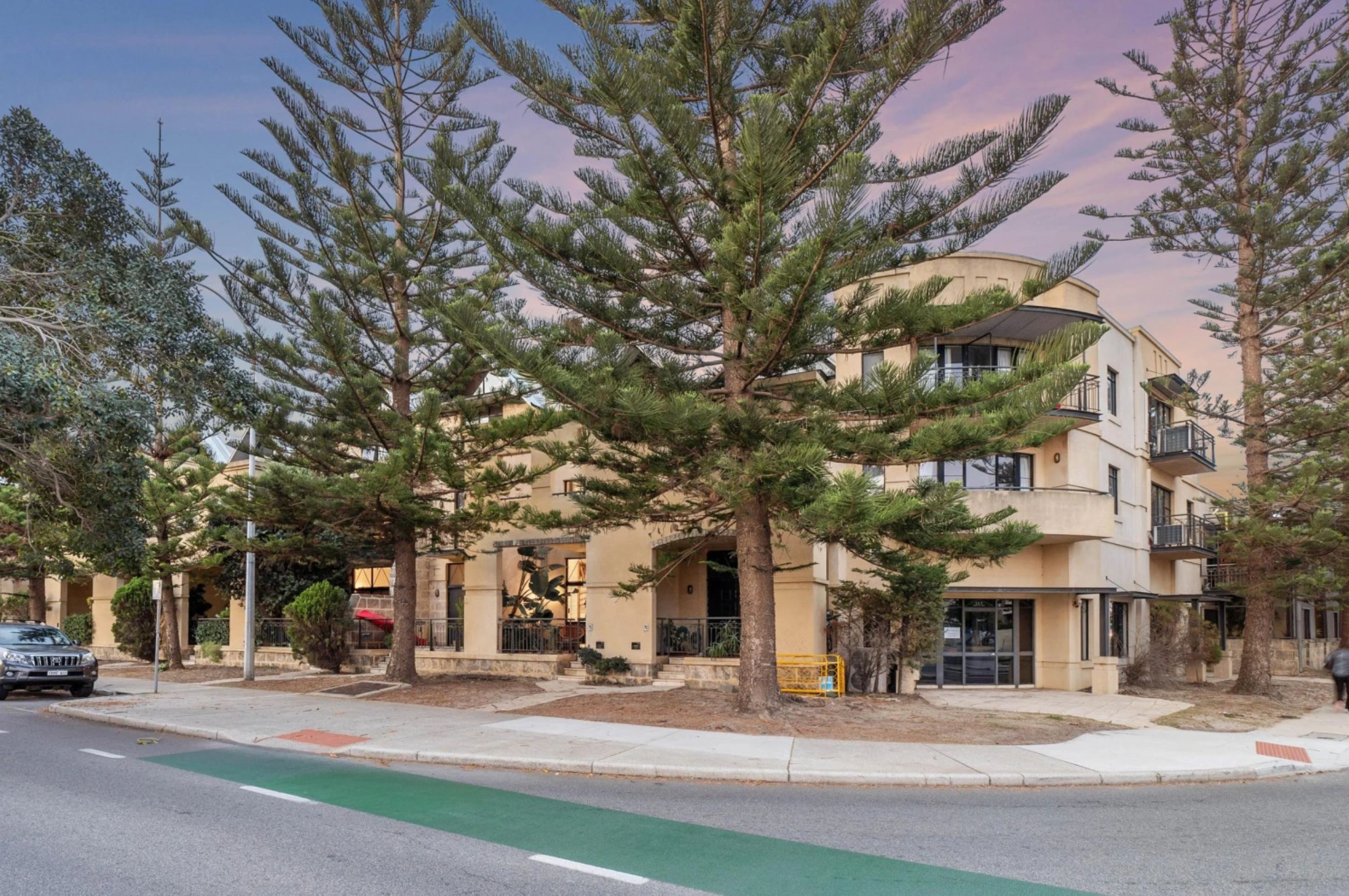 To Auction or Not - News - Ray White Dethridge Groves