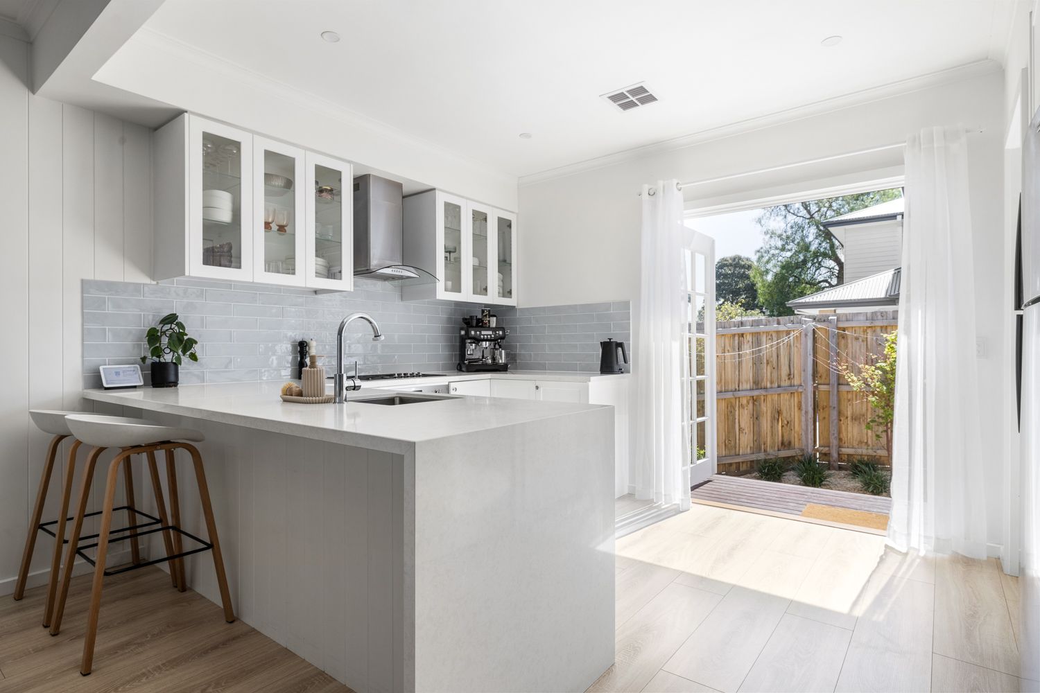 How to create a chic kitchen without breaking the bank - News - Ray ...