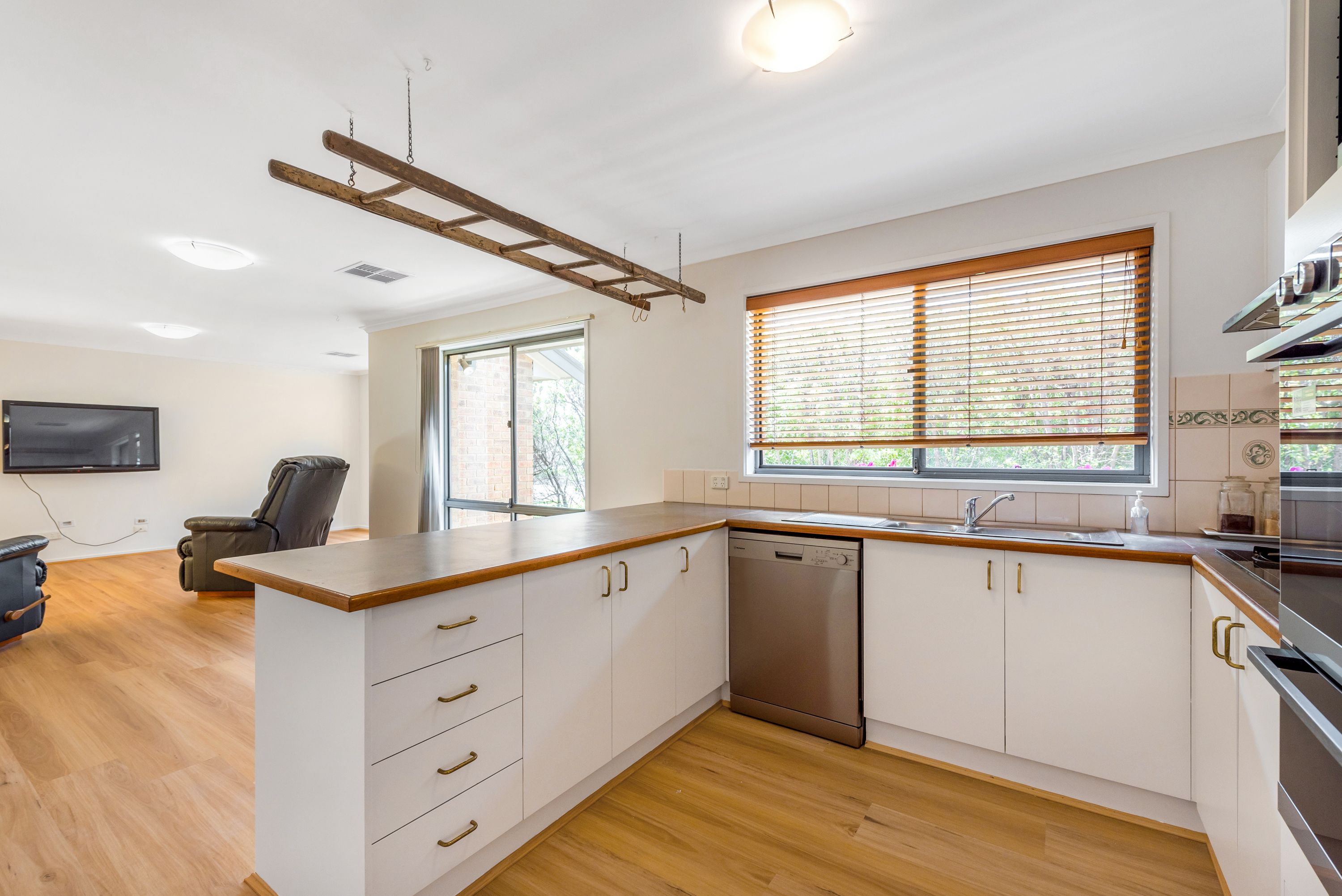 15 Cascam Court, Rowville, VIC 3178 - Leased House - Ray White Ferntree ...