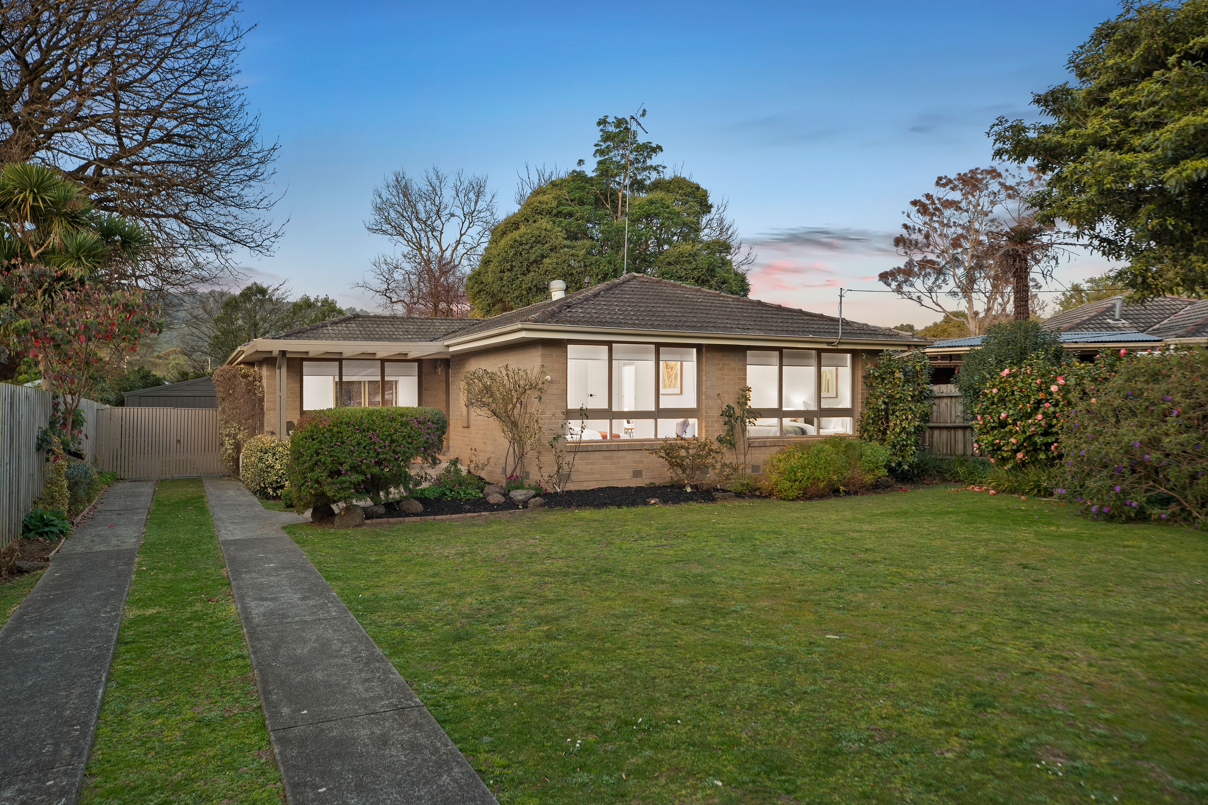 1 Beilby Close, Upper Ferntree Gully, VIC 3156 - Leased House - Ray ...