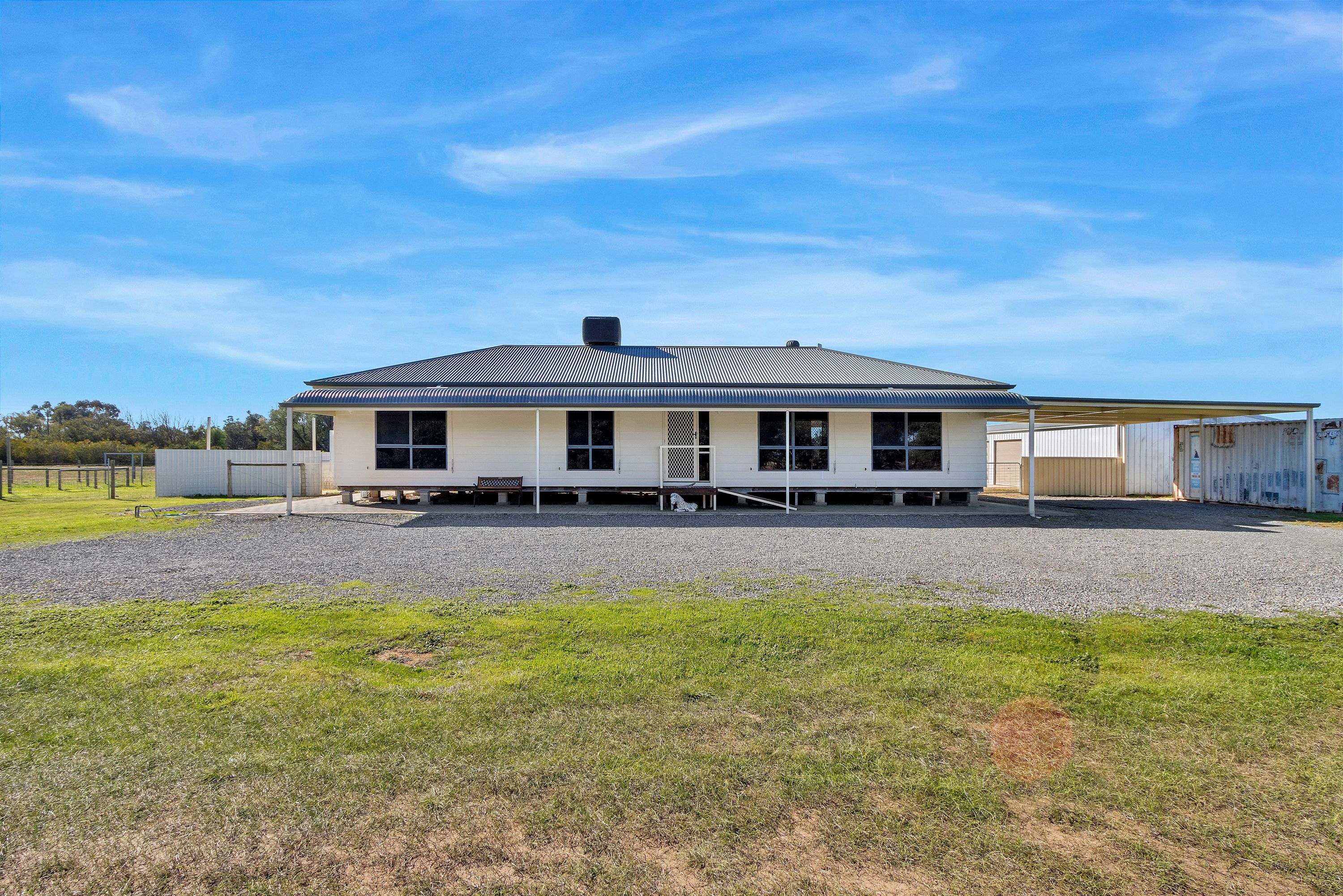 82 Hayman Road, Two Wells, SA 5501 - Sold House - Ray White Barossa ...