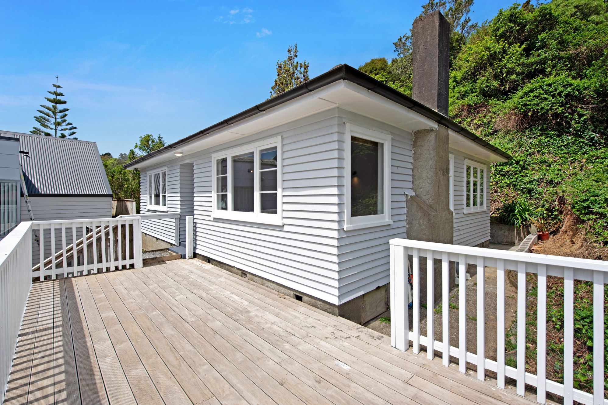 90 Newlands Road, Newlands, Wellington City 6037 - Sold House - Ray ...