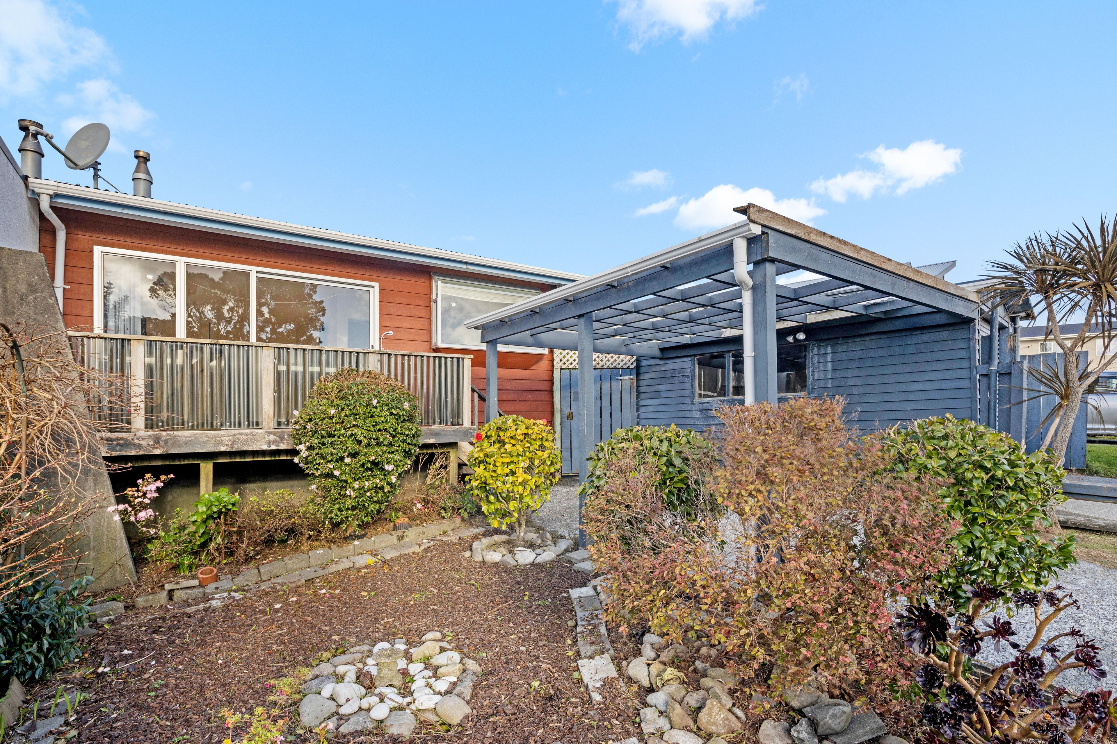 39a Edgecombe Street, Newlands, Wellington City 6037 - Sold House - Ray ...