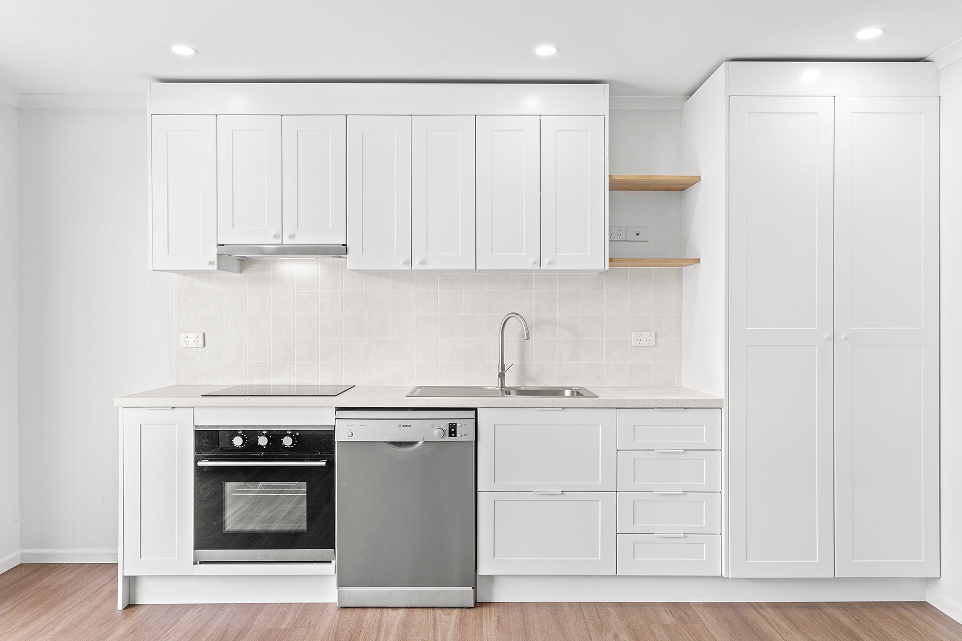 3/5-7 Simmons Street, Airlie Beach, QLD 4802 - Leased Unit - Ray White ...