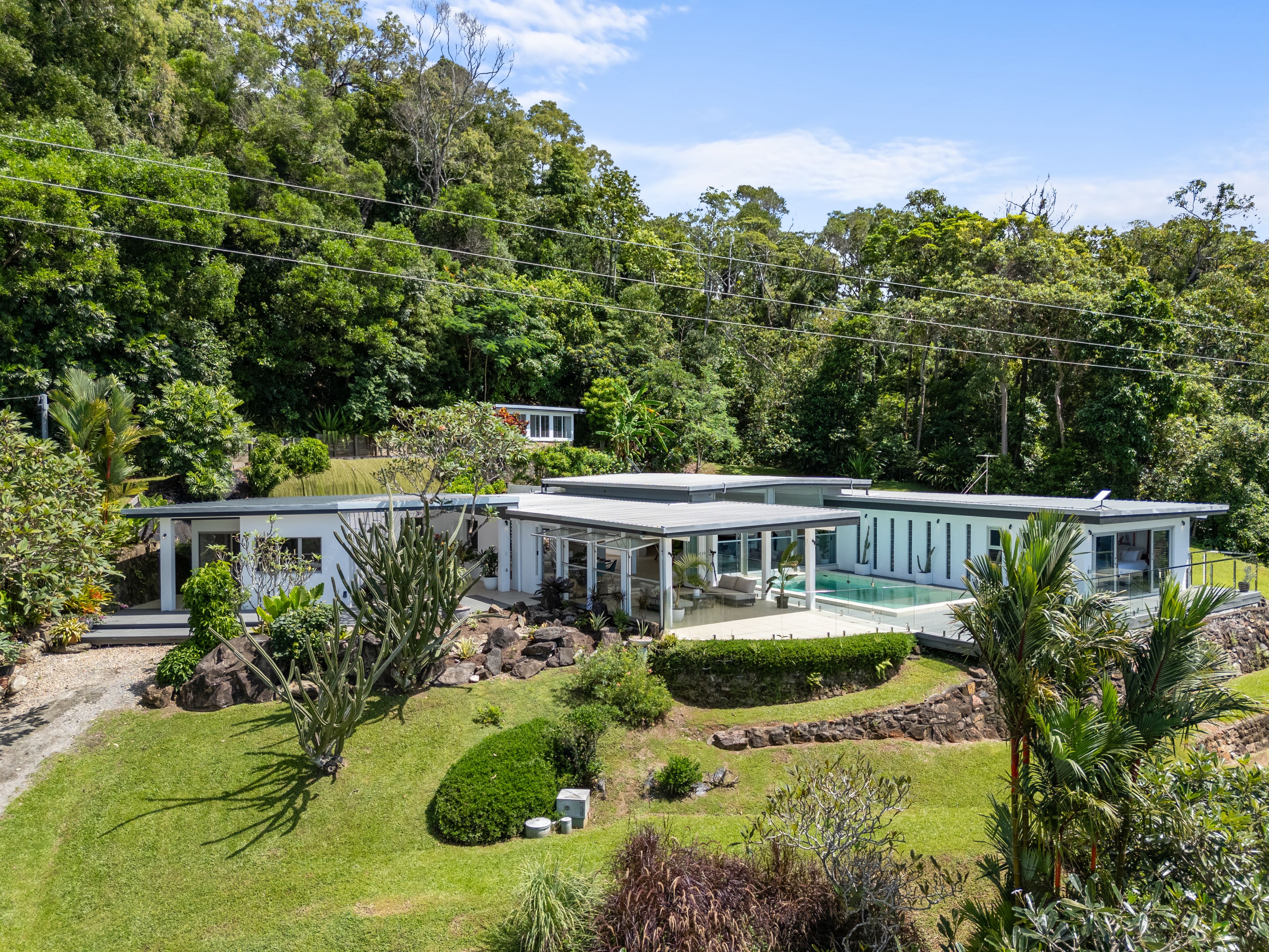 Ray White Port Douglas