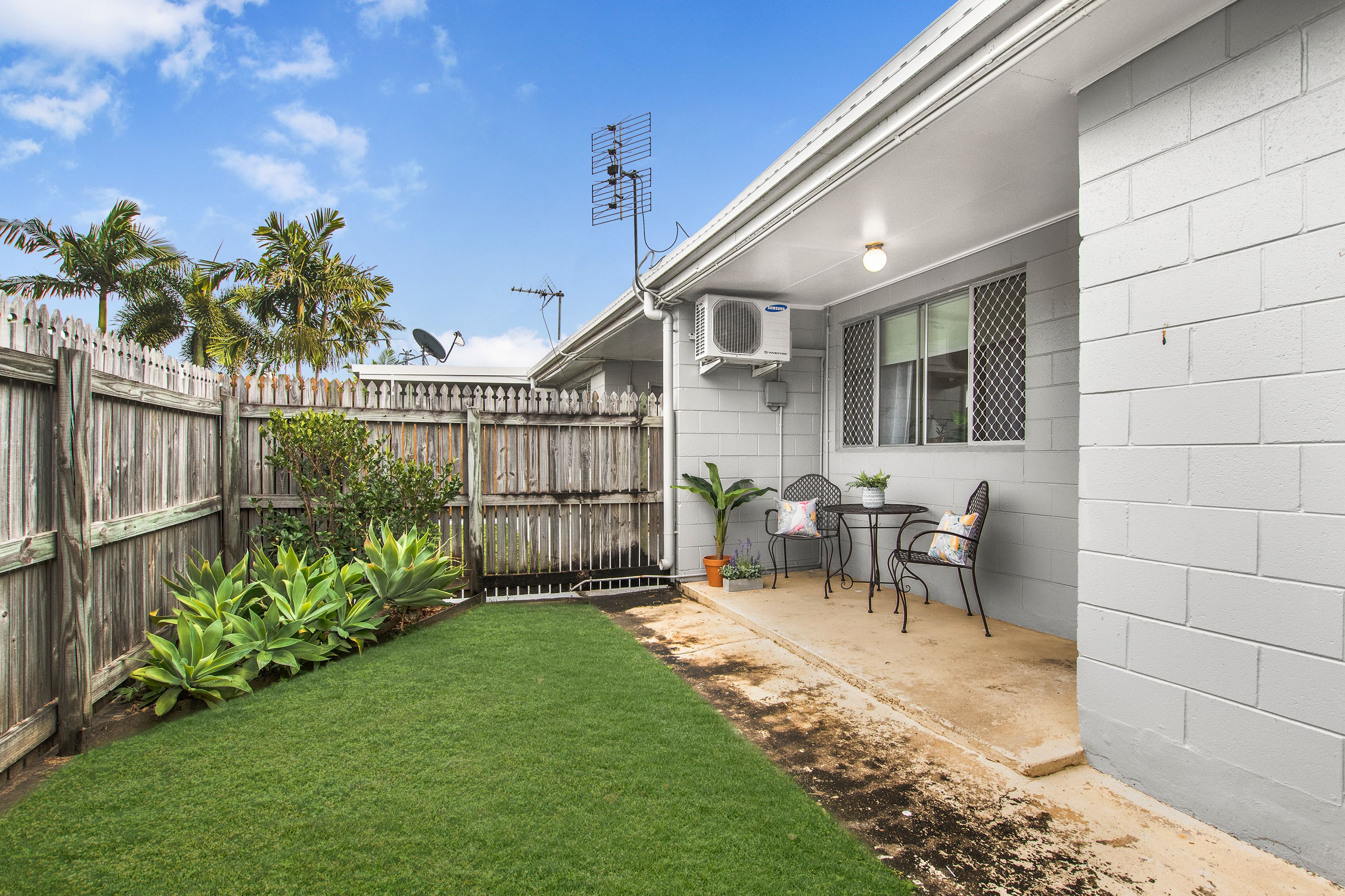 2/20 Carmody Street, Hermit Park, QLD 4812 - Sold Unit - Ray White ...