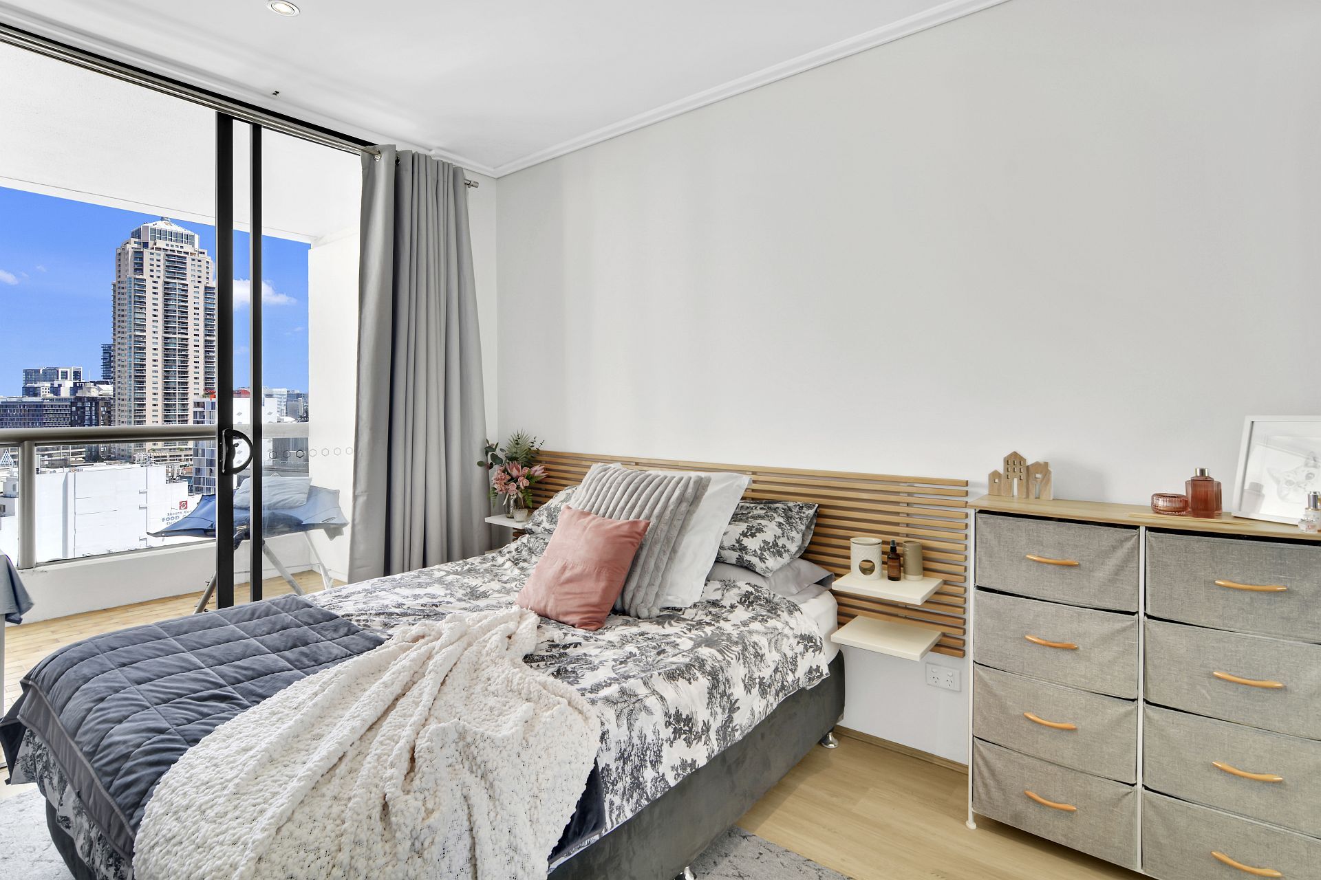 136/57-67 Liverpool Street, Sydney, NSW 2000 - Sold Apartment - Ray ...