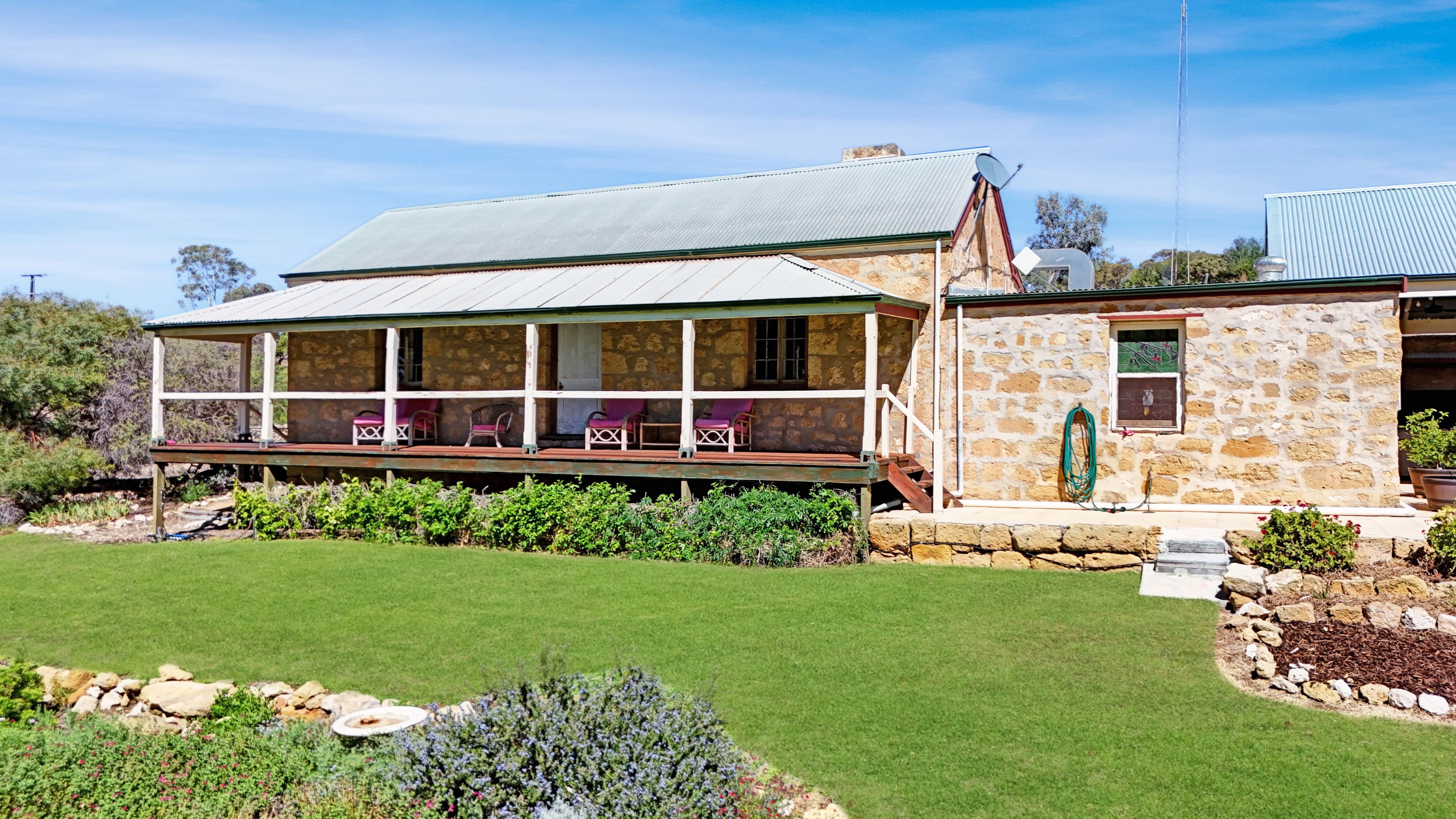 1-5 The Parade, Blanchetown, SA 5357 - Sold House - Ray White Barossa ...