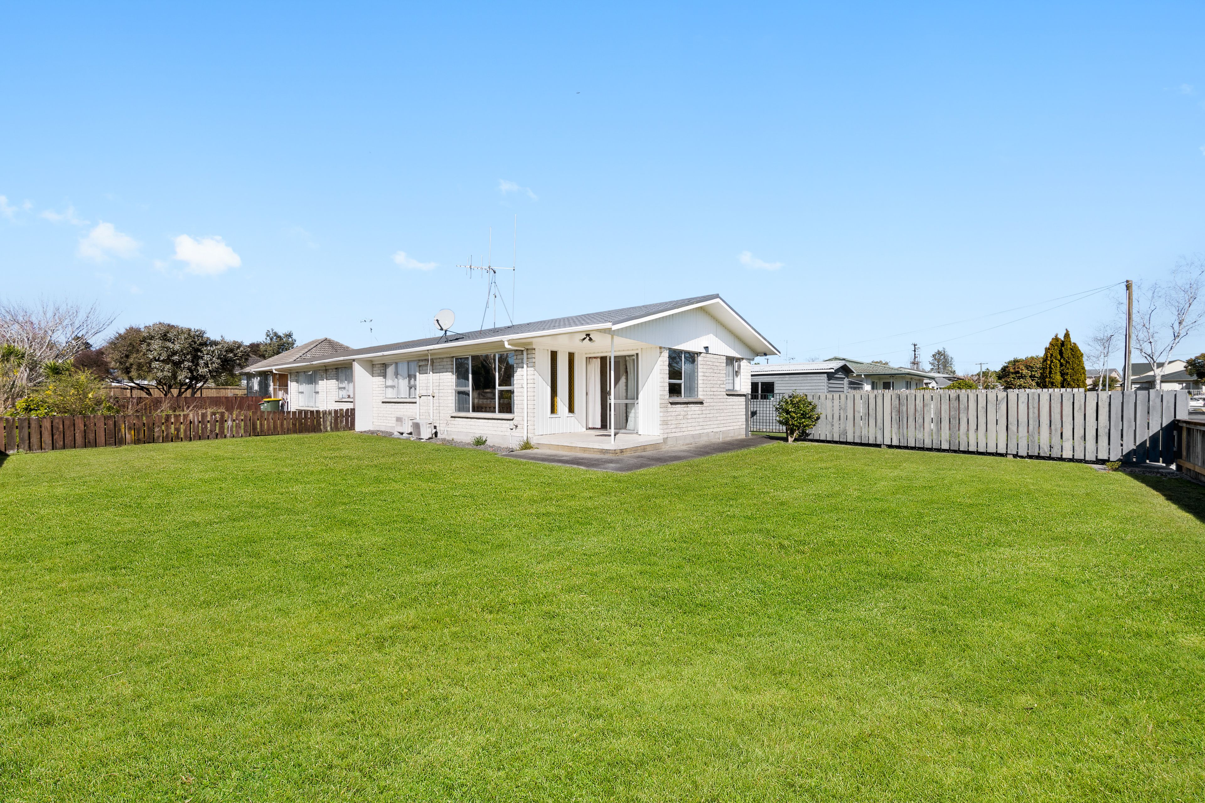 6 Montgomery Crescent, Bader, Hamilton City 3206 - Sold House - Ray ...