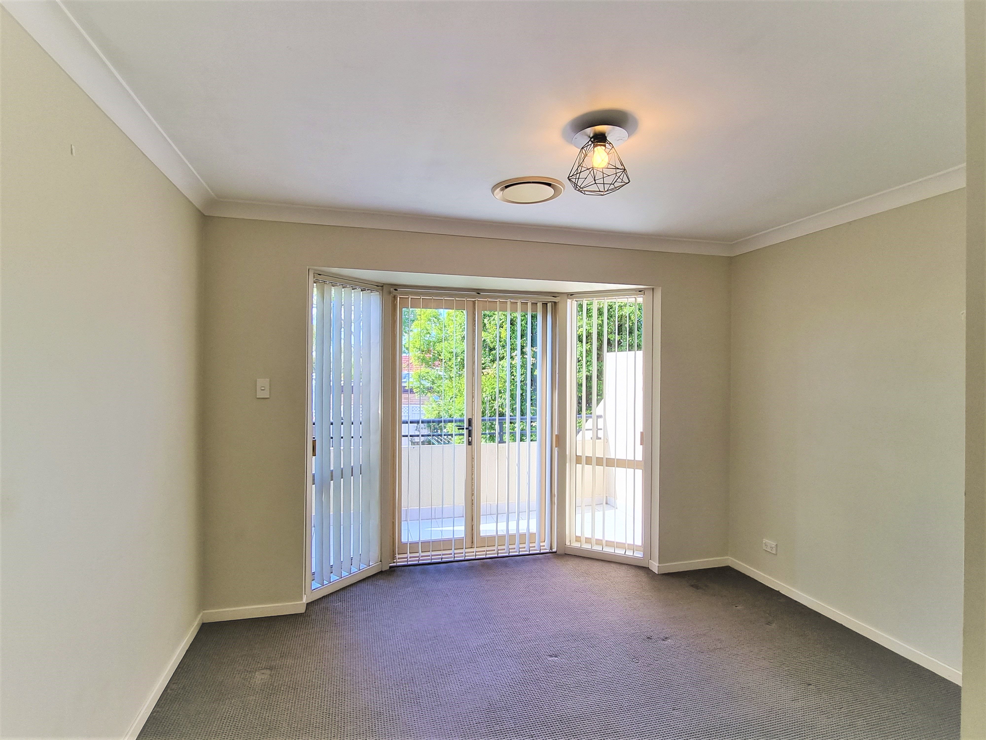 84A Gloucester Road, Hurstville, NSW 2220 - Leased DuplexSemi-detached ...