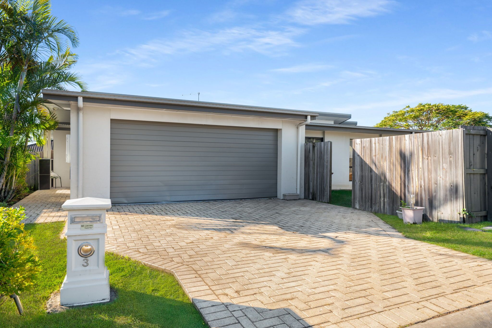 3/3-5 Pine Grove Drive, Crestmead, QLD 4132 - Sold House - Ray White AKG