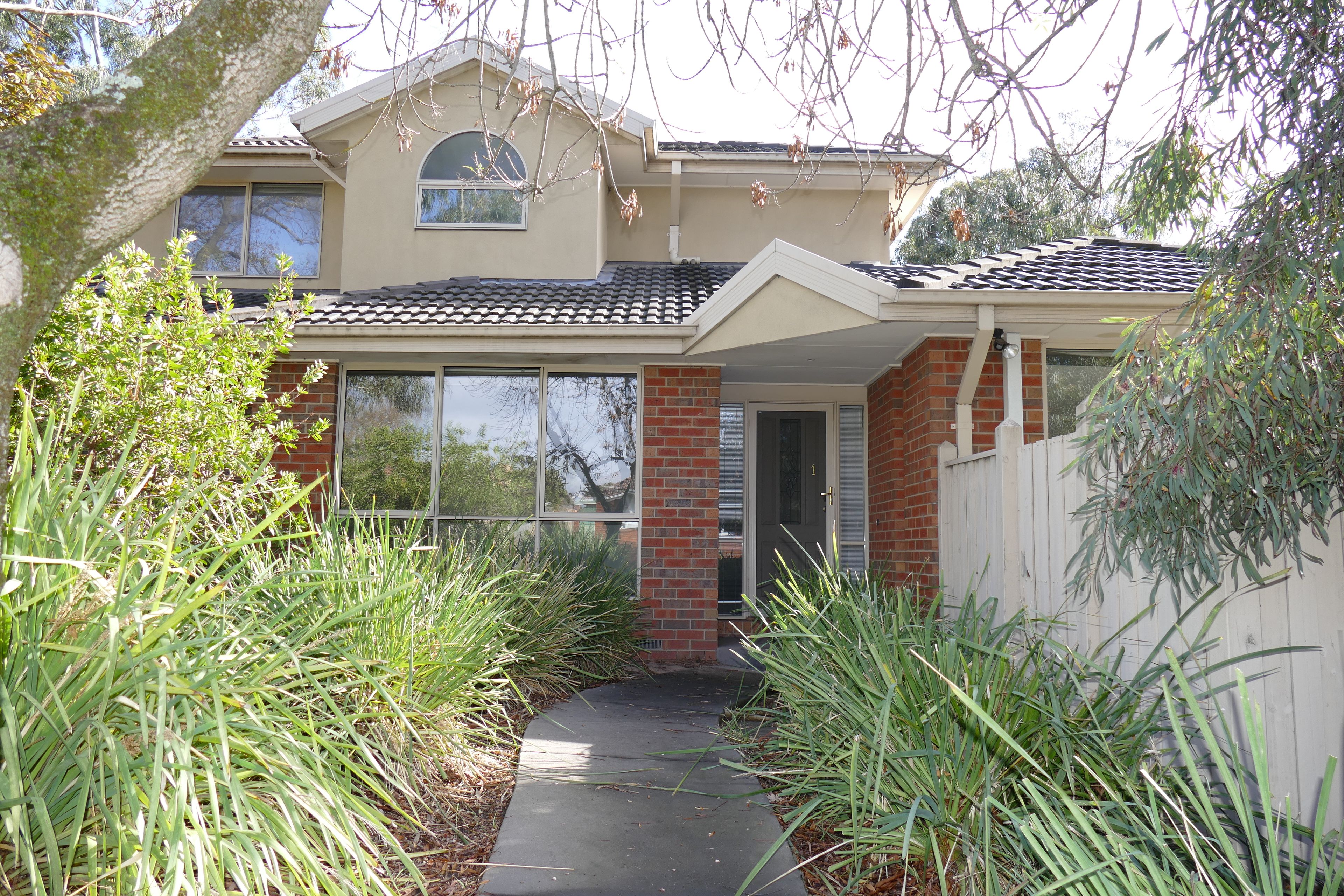 1/285 Huntingdale Road, Chadstone, VIC 3148 - Leased Townhouse - Ray ...
