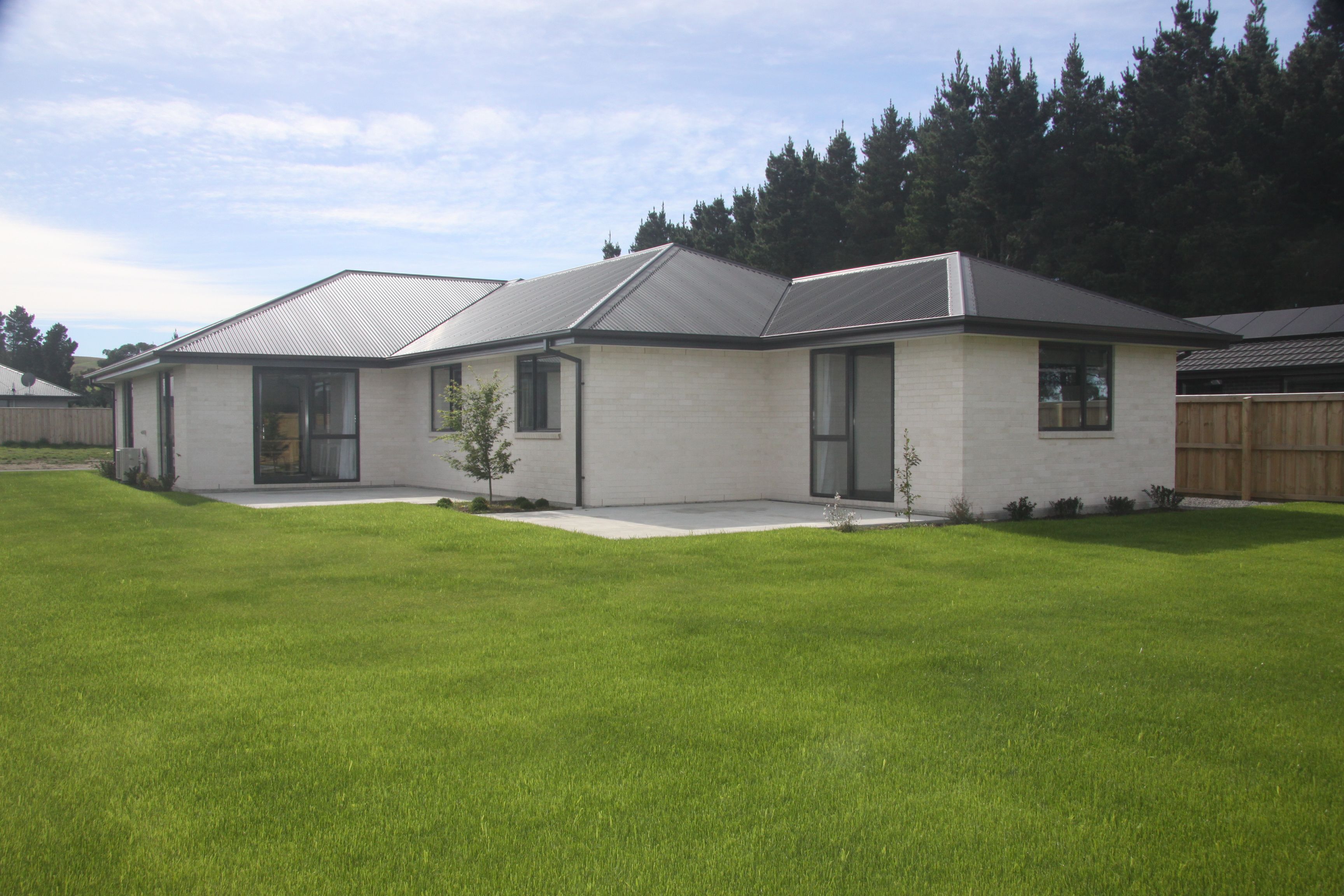 69D Hilton Drive, Amberley, Hurunui District 7410 - Leased House - Ray ...