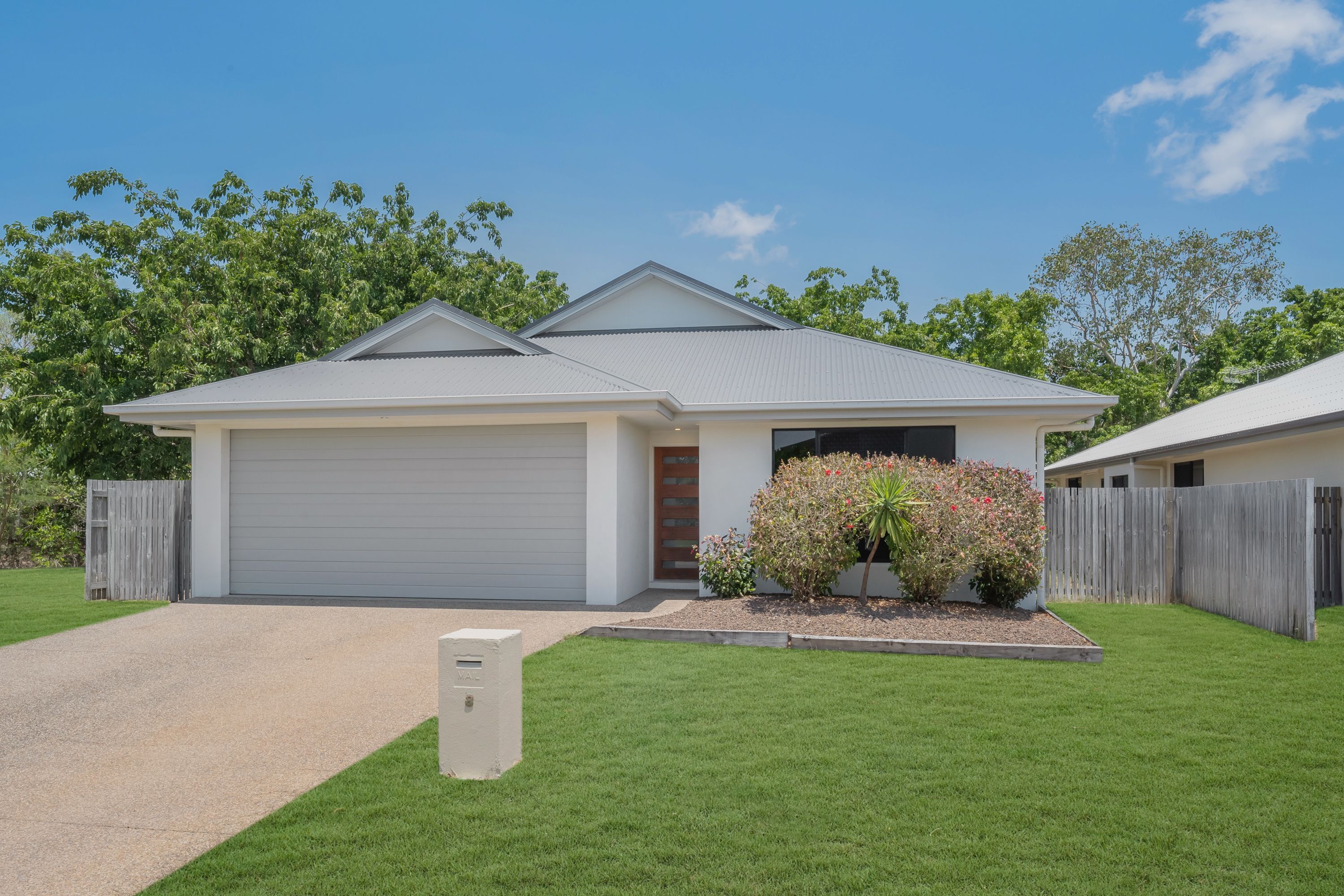 8 Burlingon Circuit, Mount Louisa, QLD 4814 - Sold House - Ray White ...