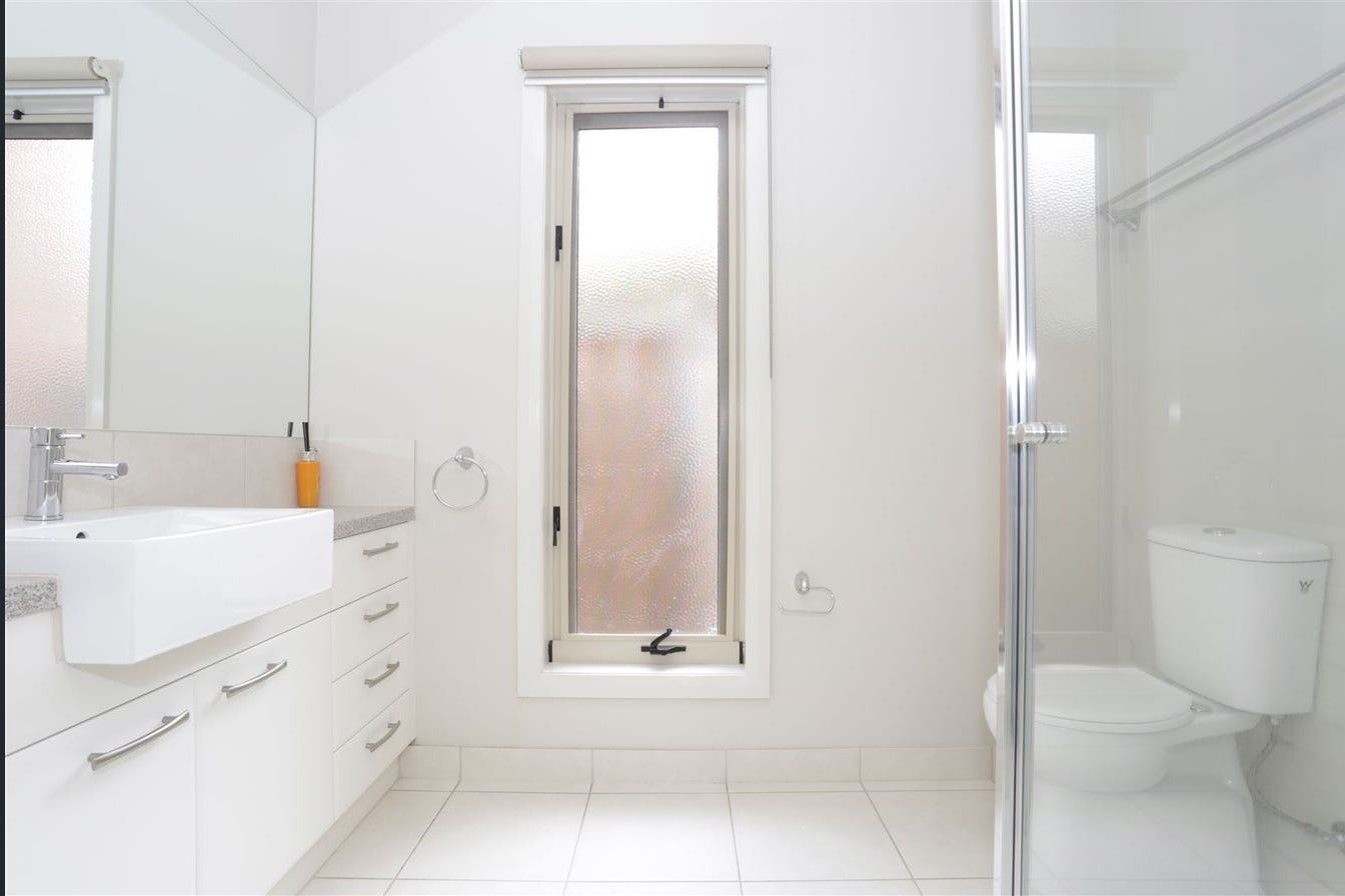 3/2 Mareeba Court, Glen Waverley, VIC 3150 - Townhouse for Rent - Ray ...