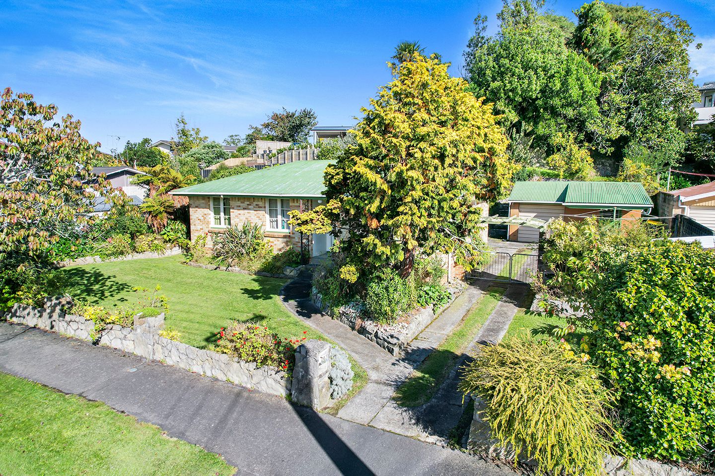 24 Glenview Terrace, Glenview, Hamilton City 3206 - Sold House - Ray ...