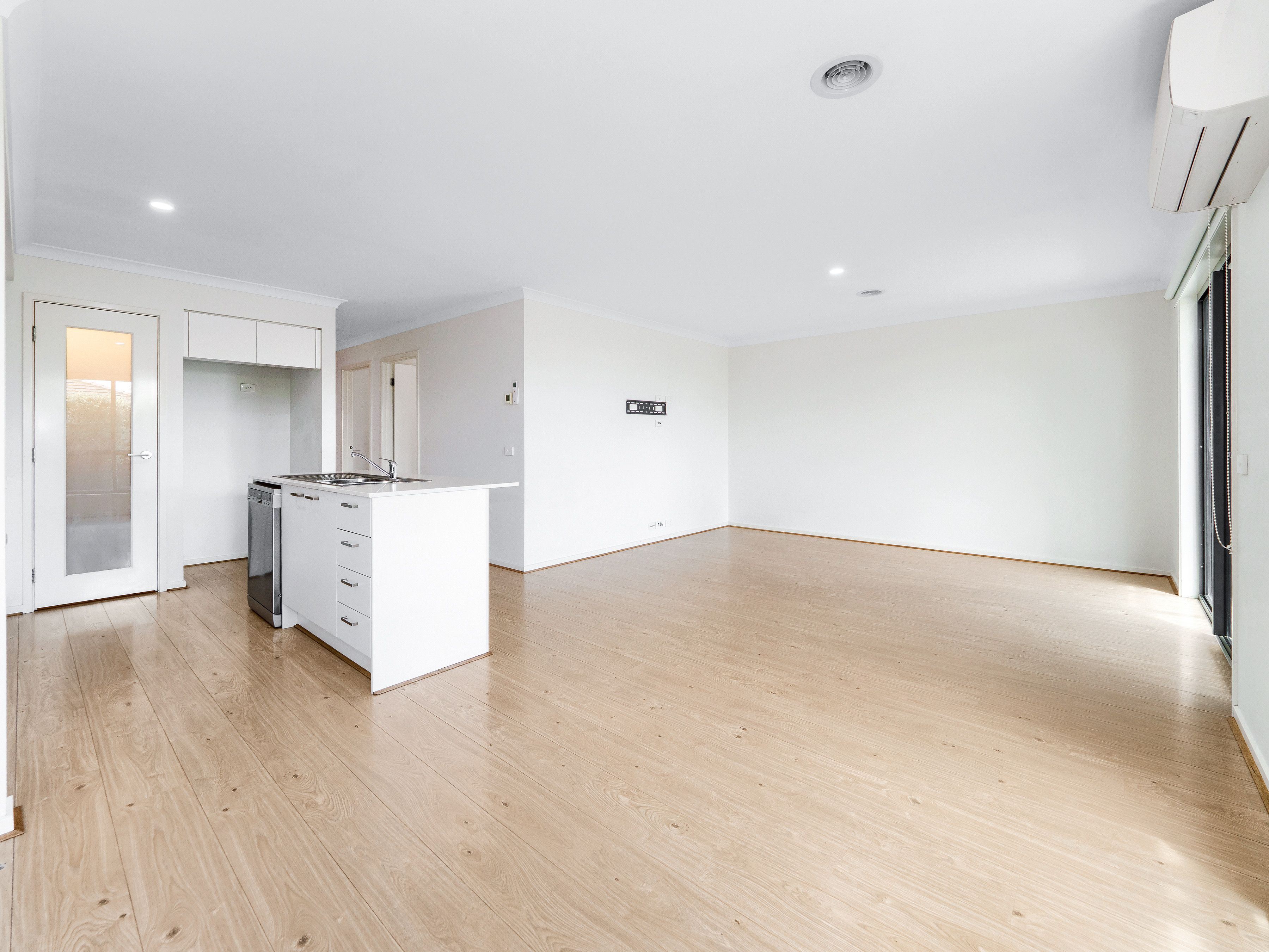 15 Myrtleford Avenue, Clyde, VIC 3978 - Sold House - Ray White Cranbourne