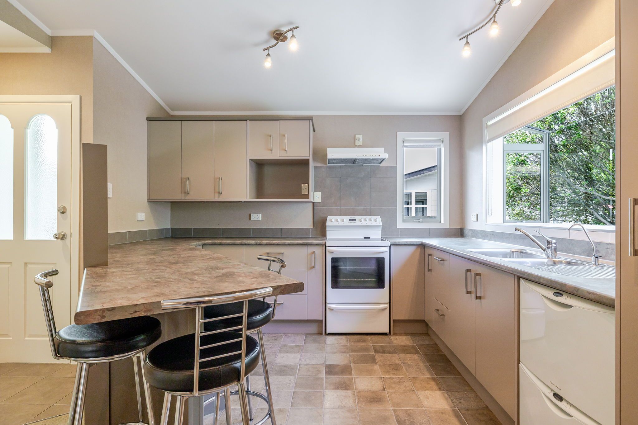 8 Saturn Crescent, Milson, Palmerston North City 4414 - Sold House ...